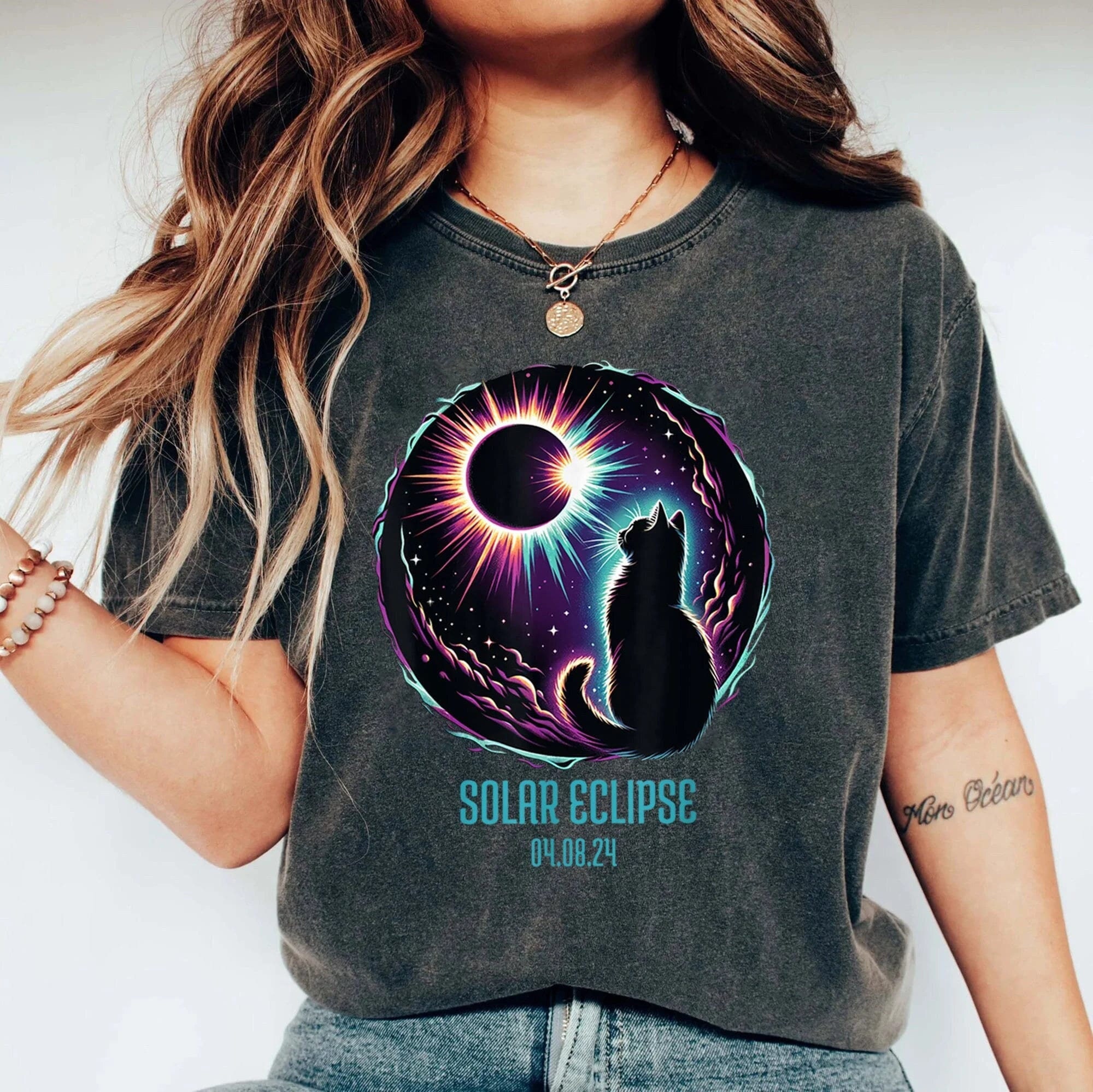 Funny Cat Wearing Solar Eclipse Viewers Shirt, Vintage Path | Inspire ...