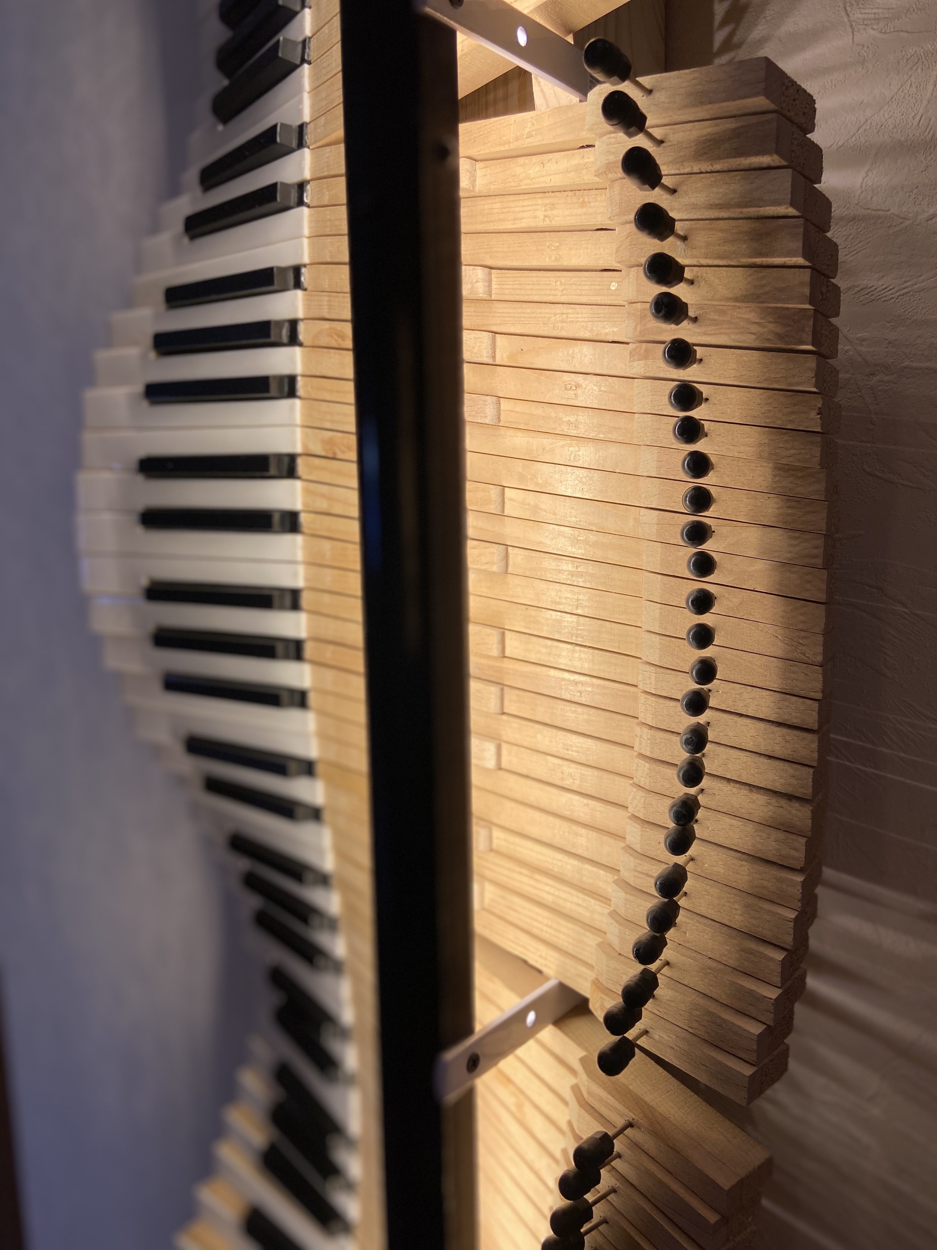 Piano Keys Lighting Wall Decor Musical Wave made from an old - Inspire ...