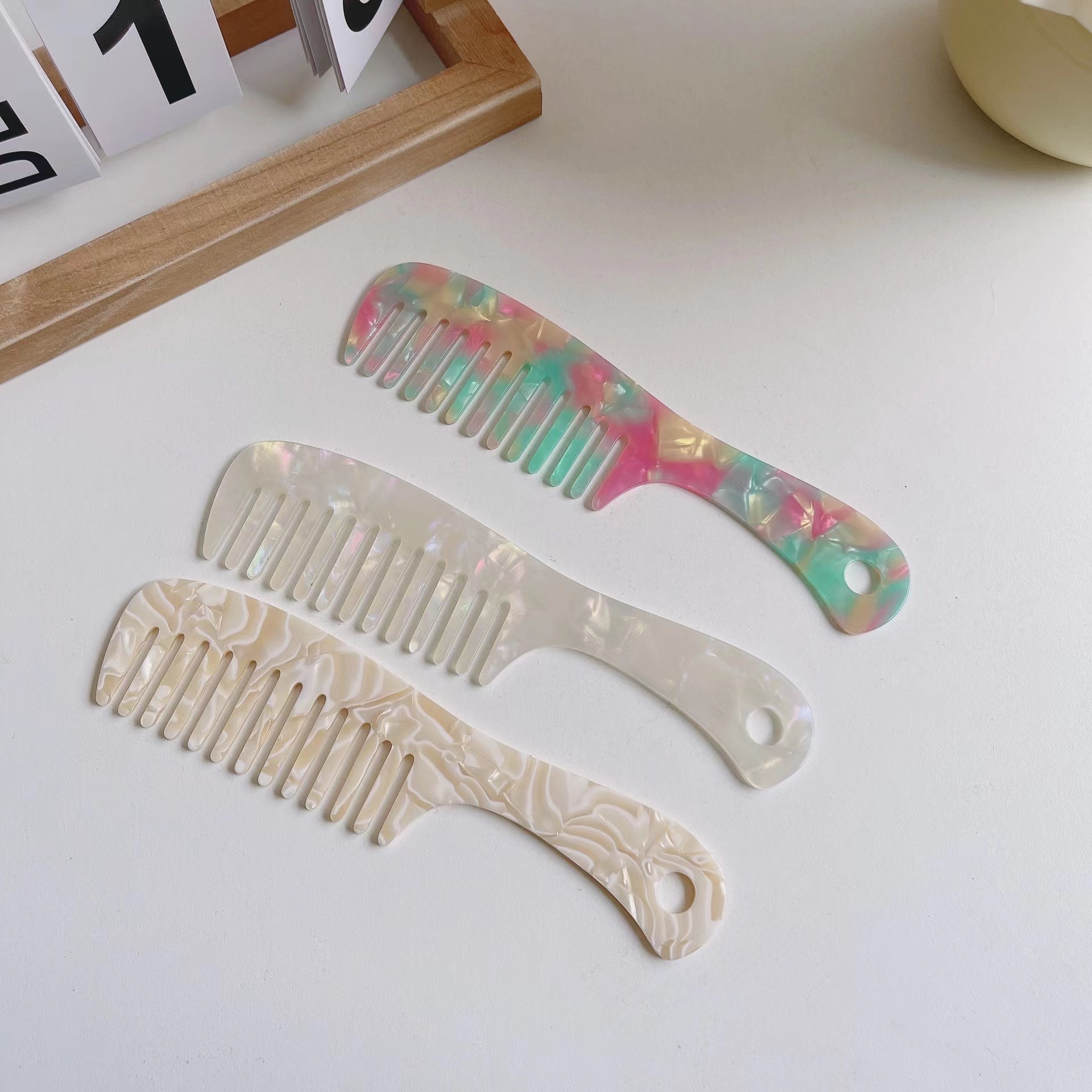 Resin handmade handle comb. Wide tooth comb - Inspire Uplift