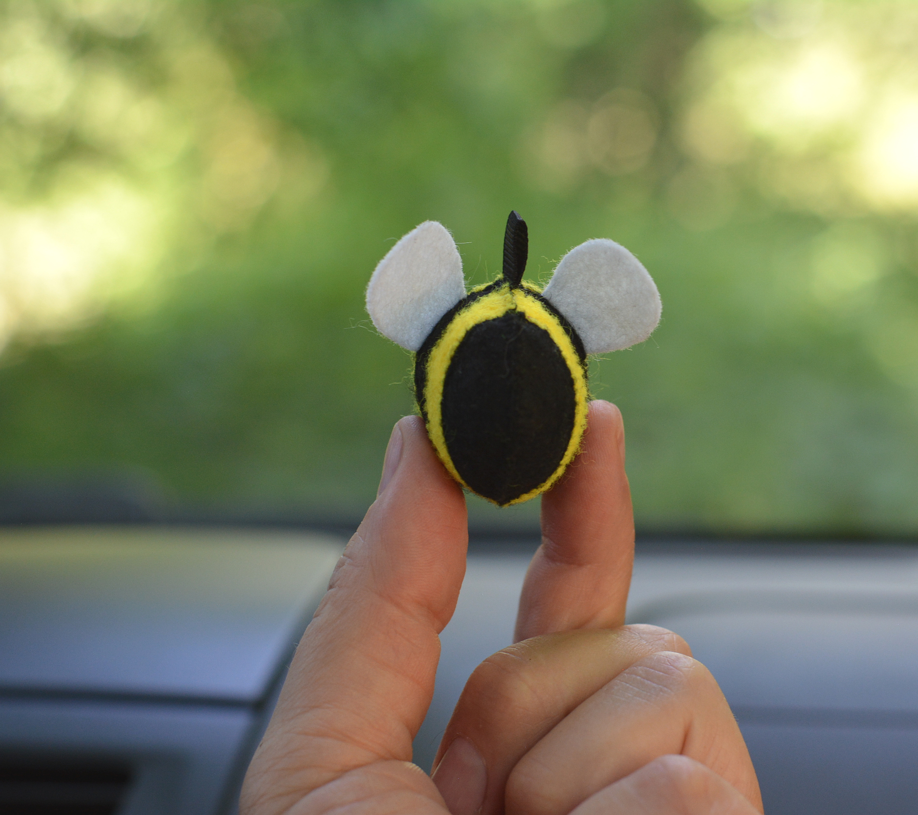 Tiny bee car rear view mirror. Car accessories for teenagers - Inspire ...