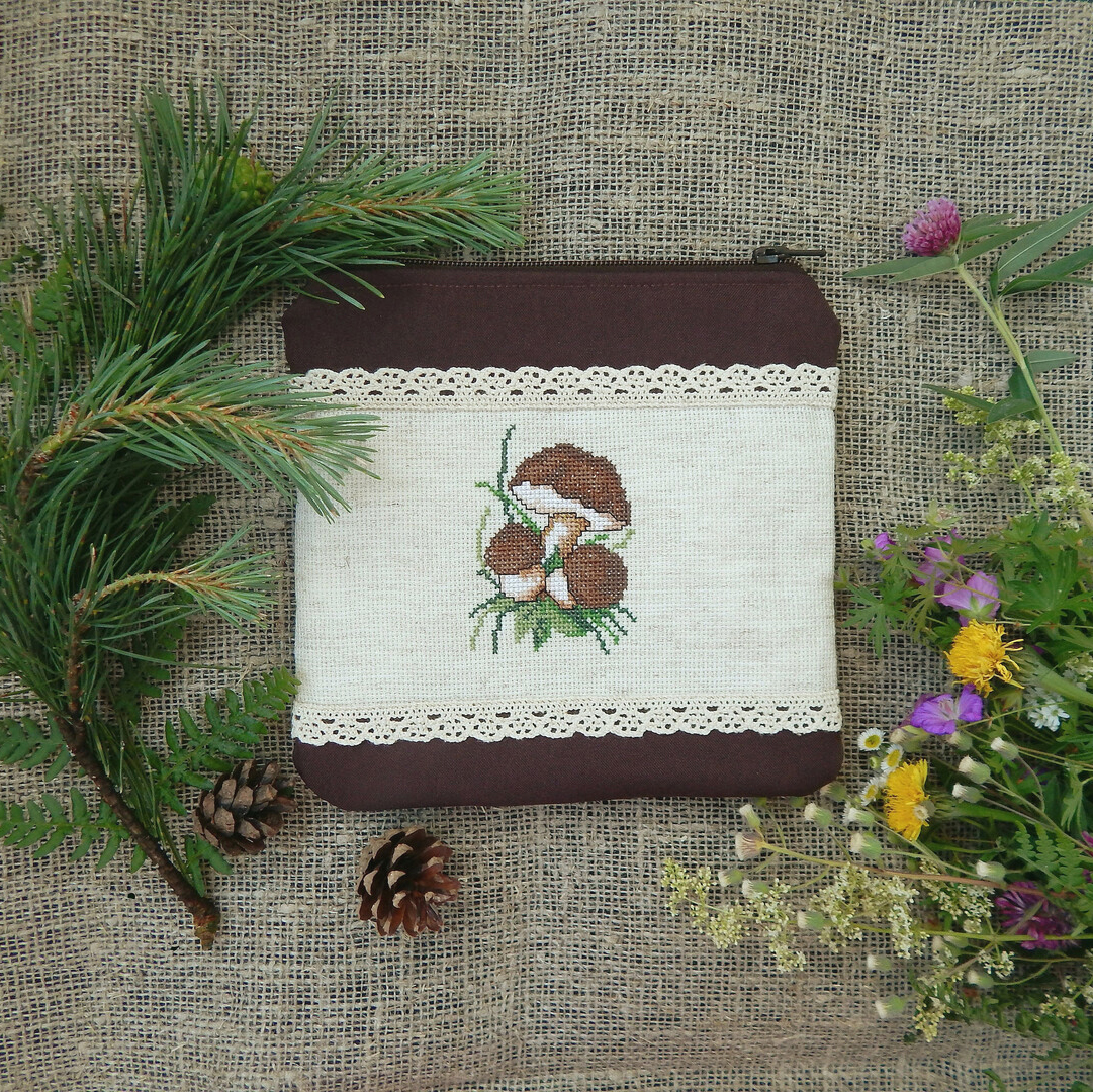 Purse with embroidered mushrooms - Inspire Uplift