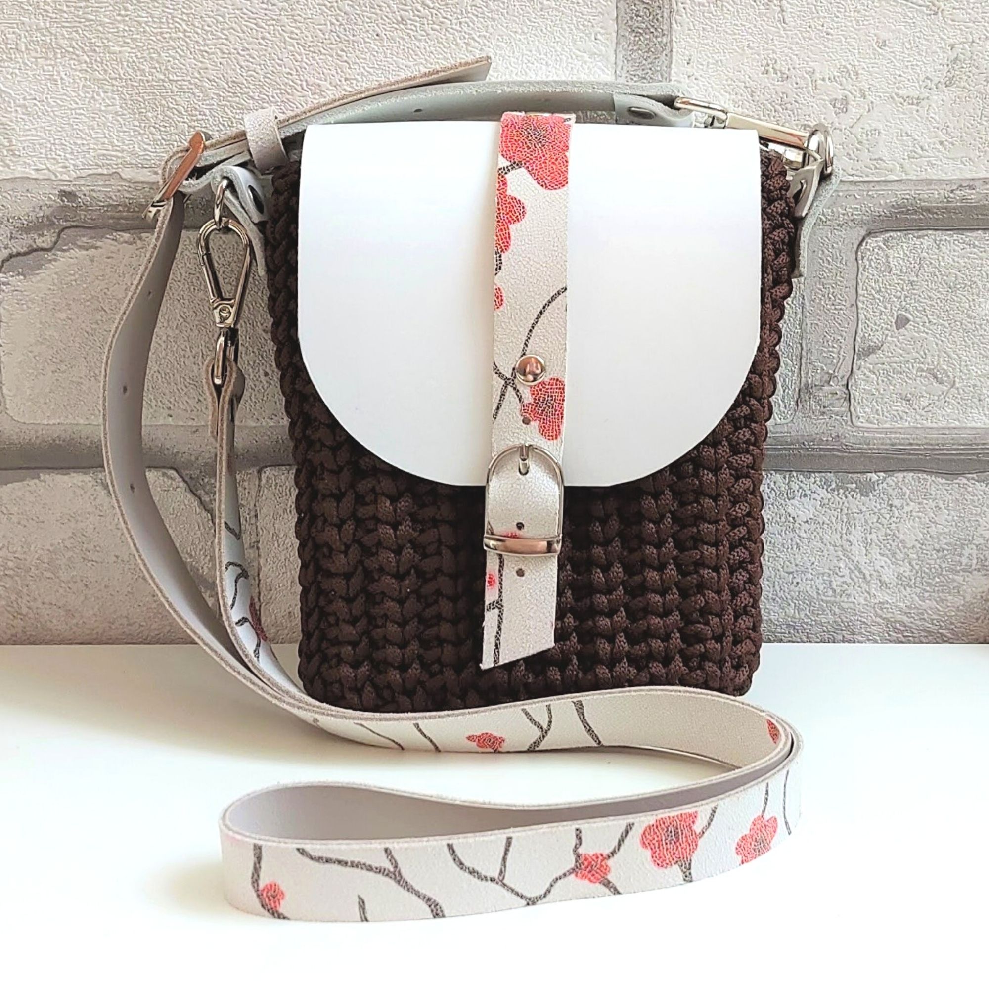 Small shoulder bag with strap | Inspire Uplift