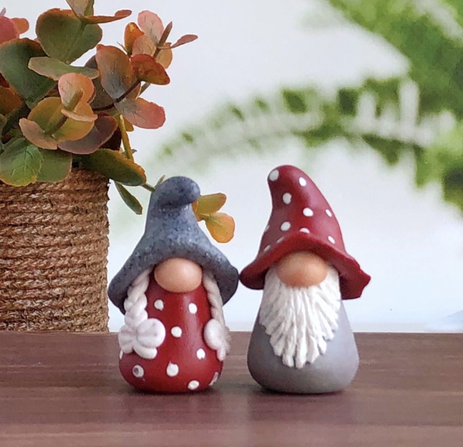 Tiny garden gnome, Potted plant decorations, Miniature fairy - Inspire ...