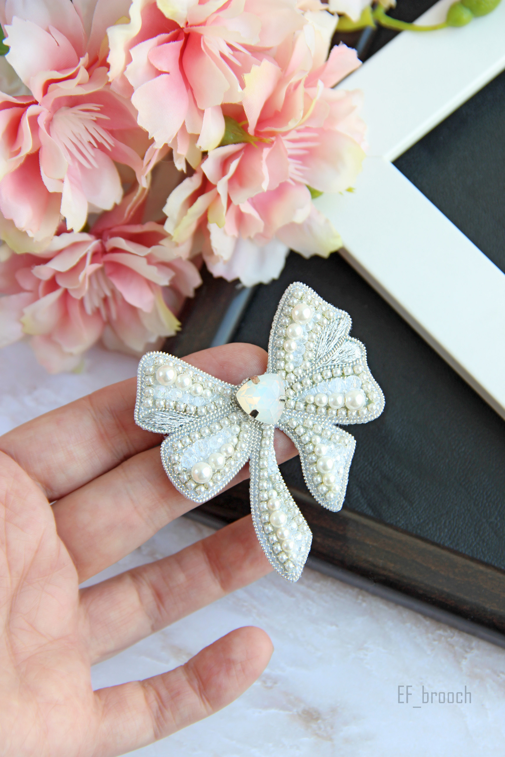 Beaded brooch bow Embroidered brooch pin bow Brooch white Be - Inspire ...