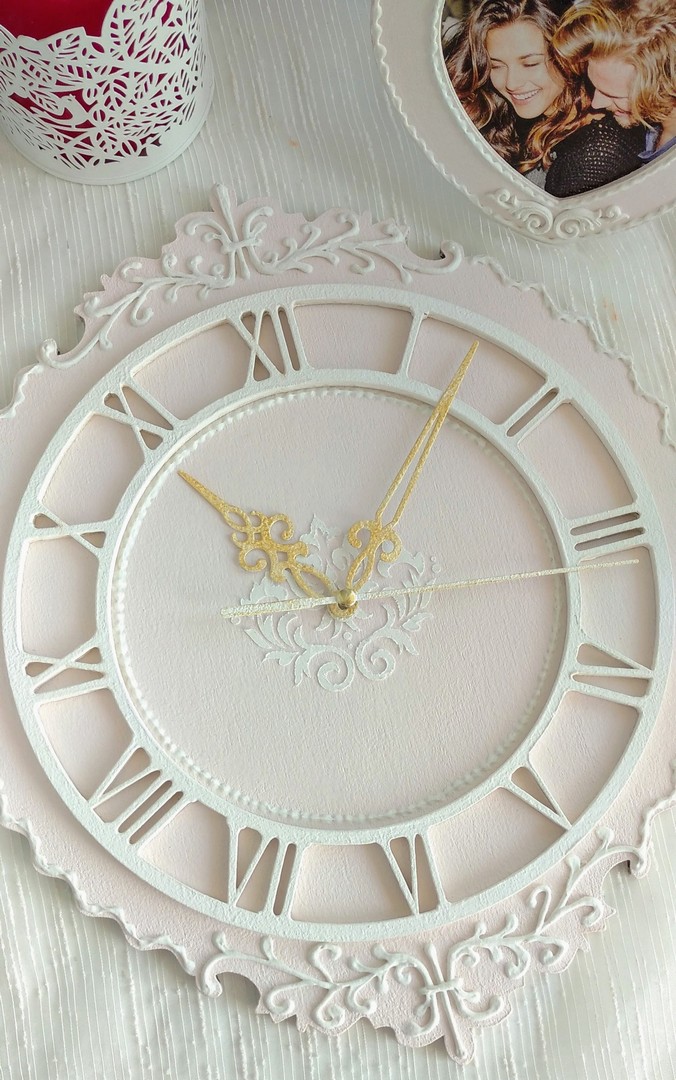 Small wall clock in shabby chic style Silent pink wall clock - Inspire ...