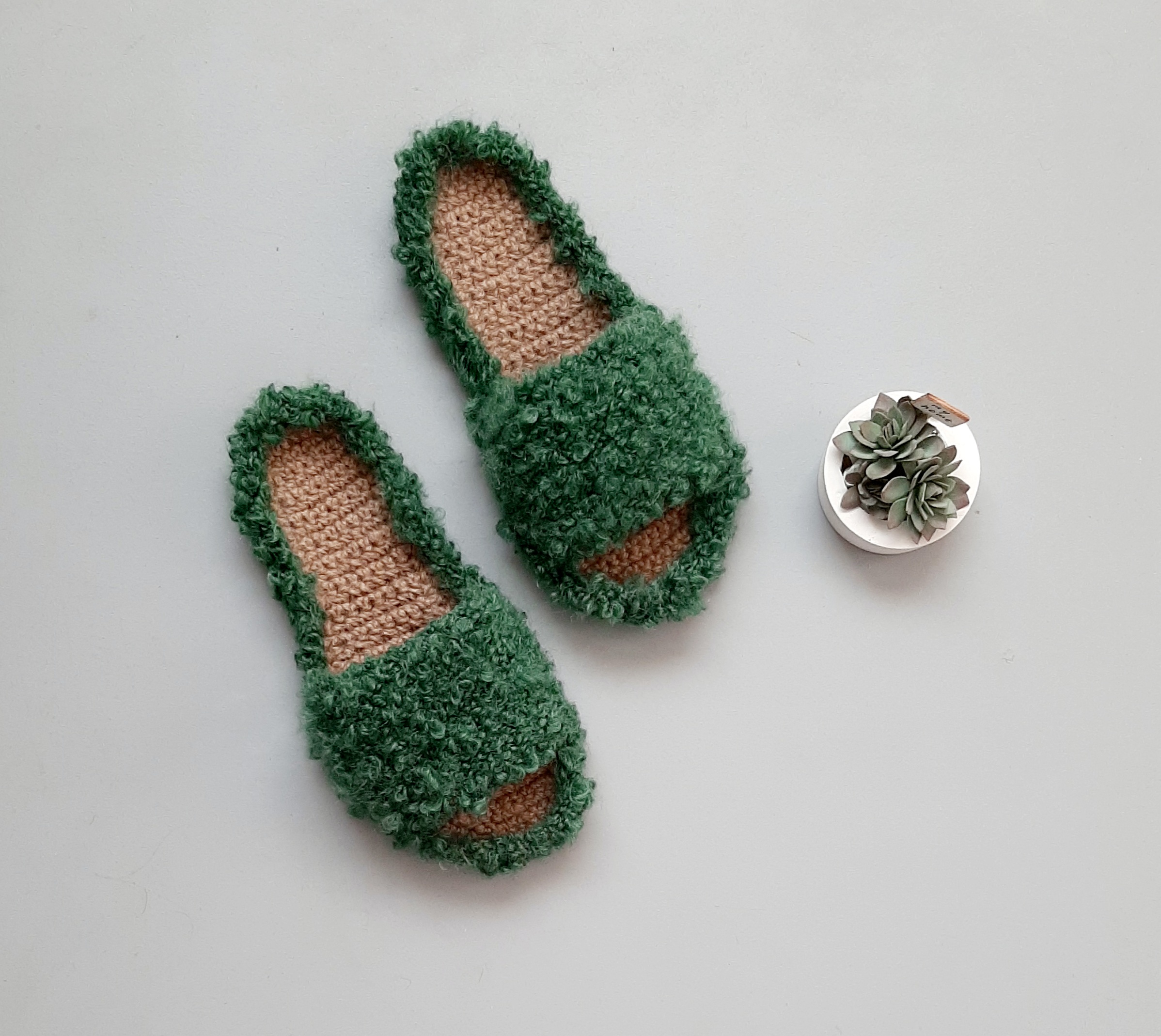Custom slippers New 2022! Emerald green sliders - Fuzzy slip | Inspire ...