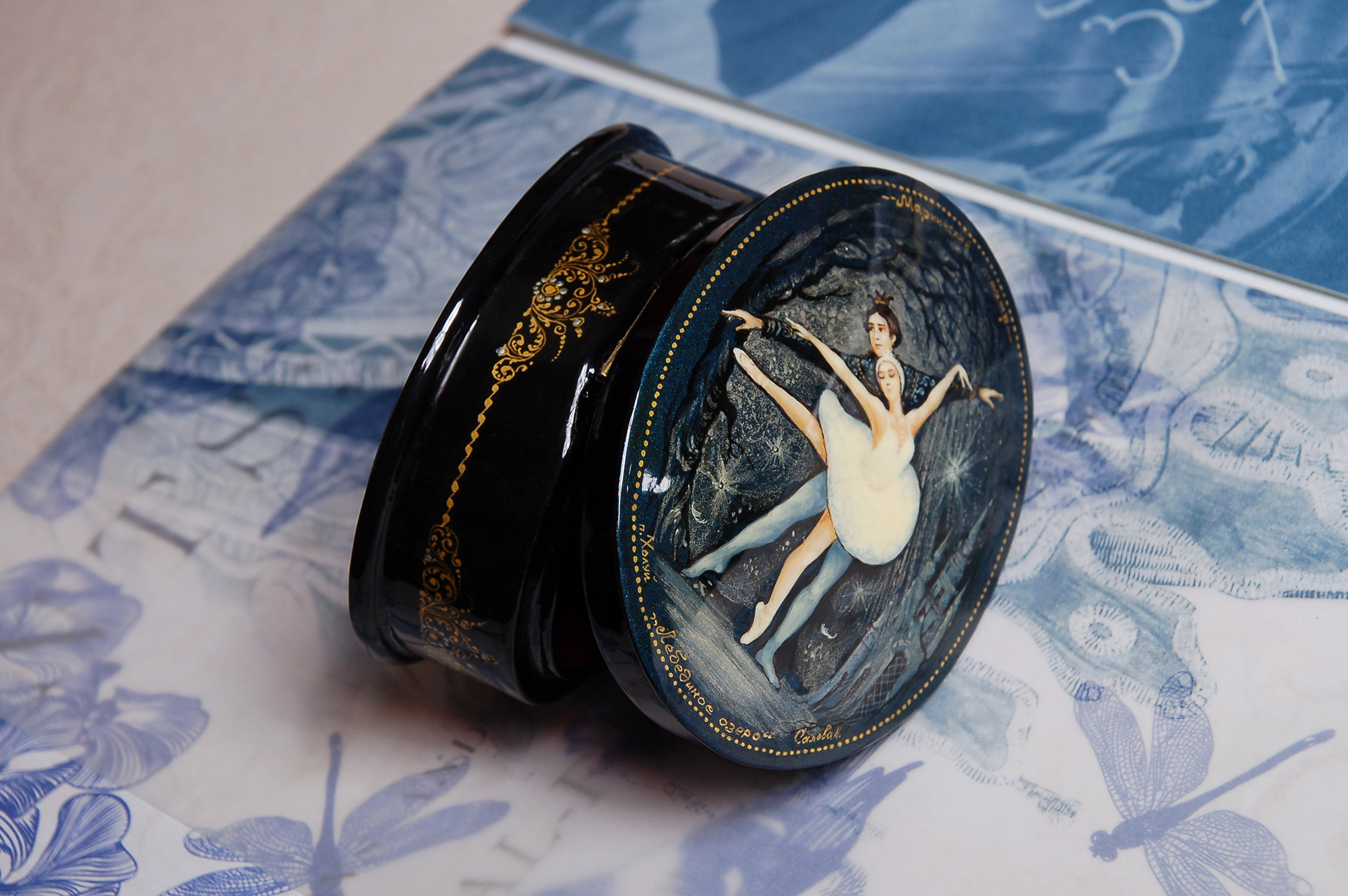 Swan Lake ballet lacquer box gift painting art - Inspire Uplift