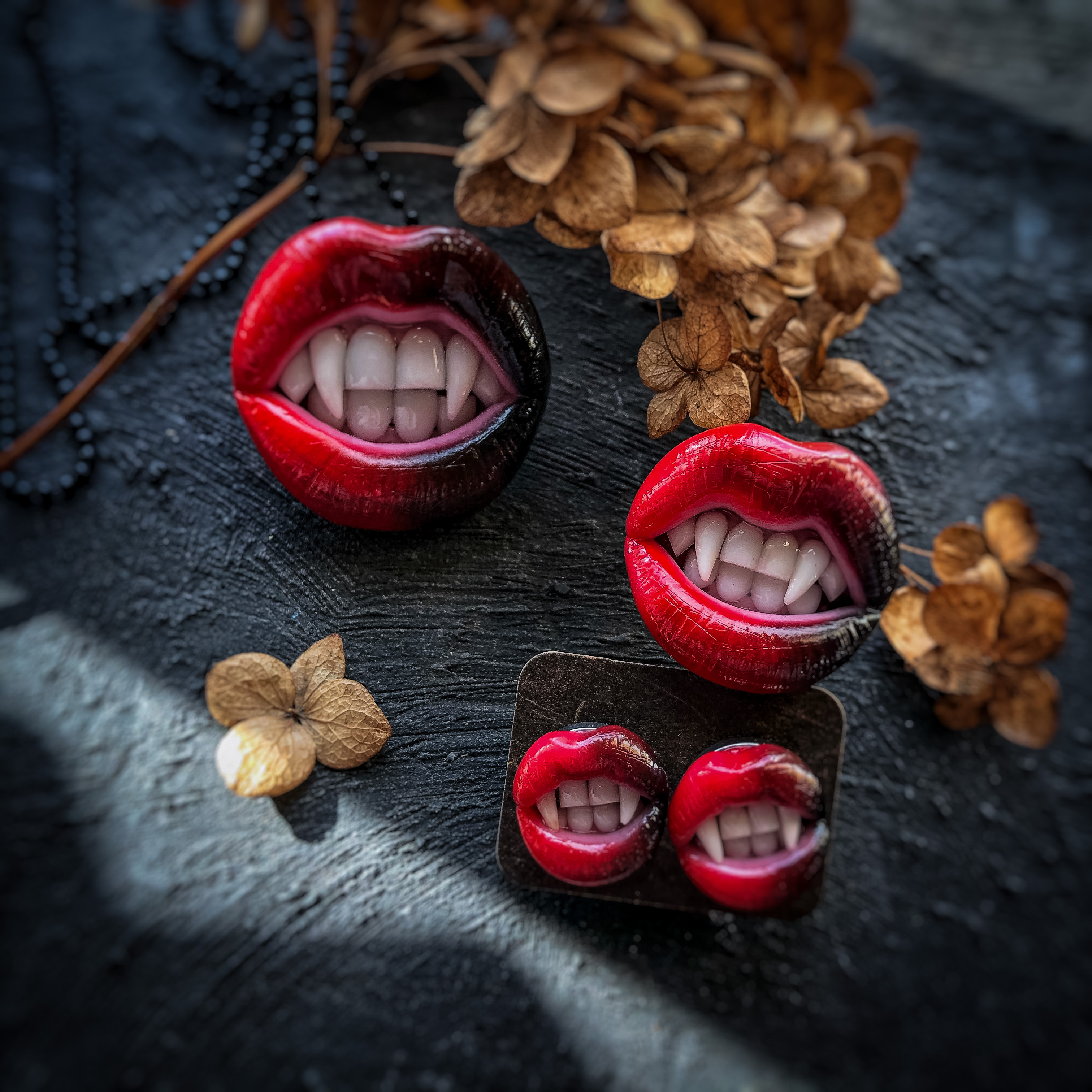 Ring vampire lips - Inspire Uplift