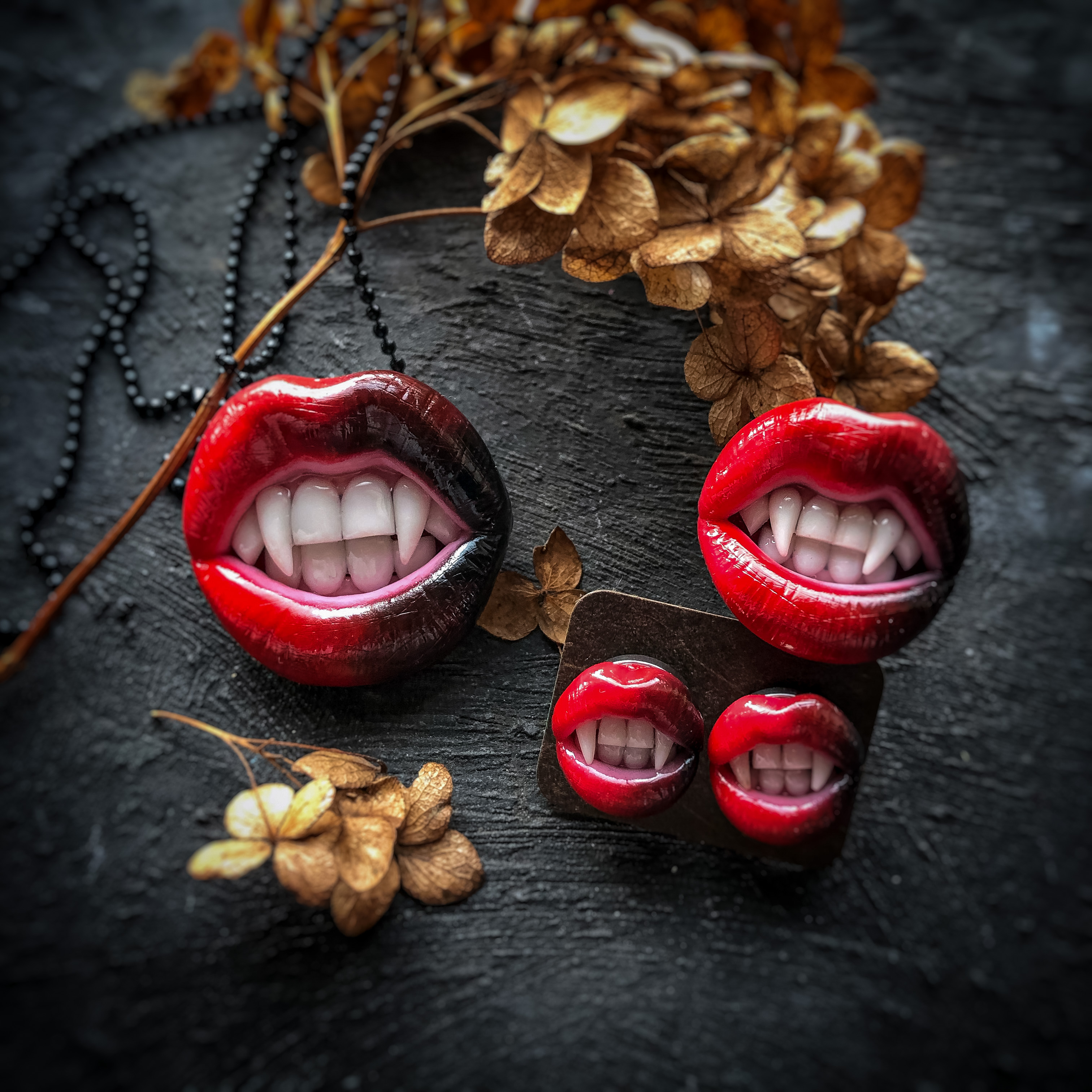 Ring vampire lips - Inspire Uplift