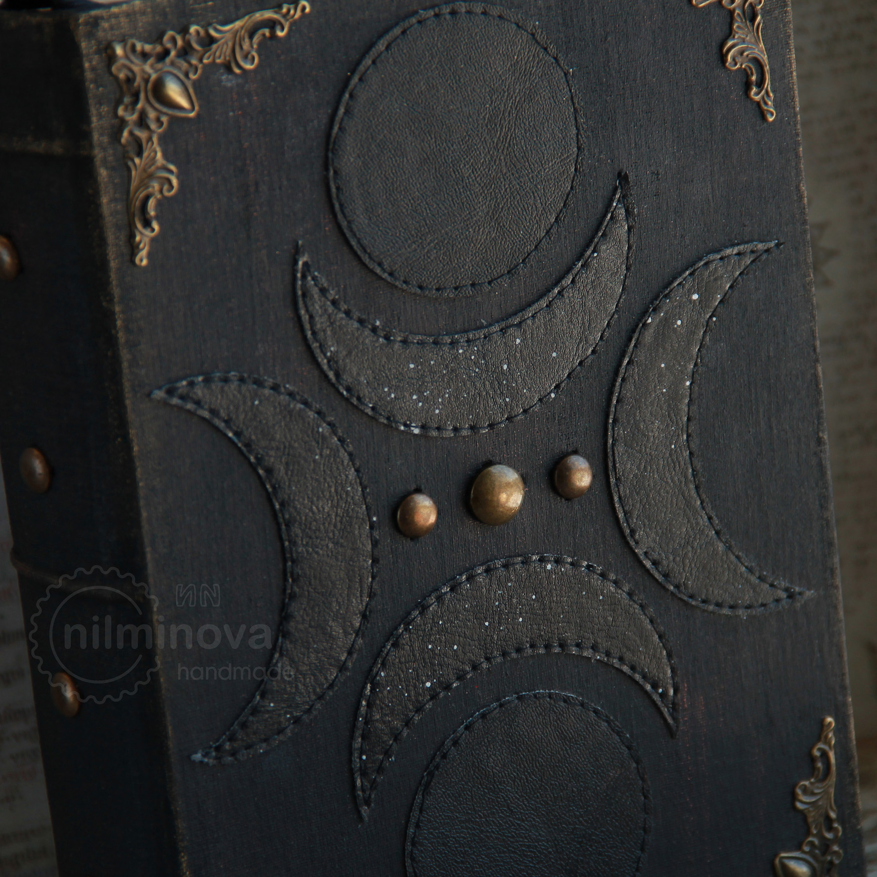 Moon phase journal Crescent Moon cycle notebook Full moon - Inspire Uplift