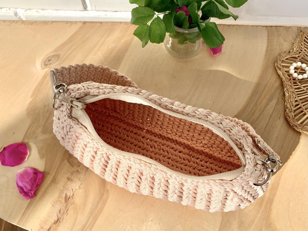 Crochet baguette bag, Shoulder bag with chain, Crochet Patte - Inspire ...