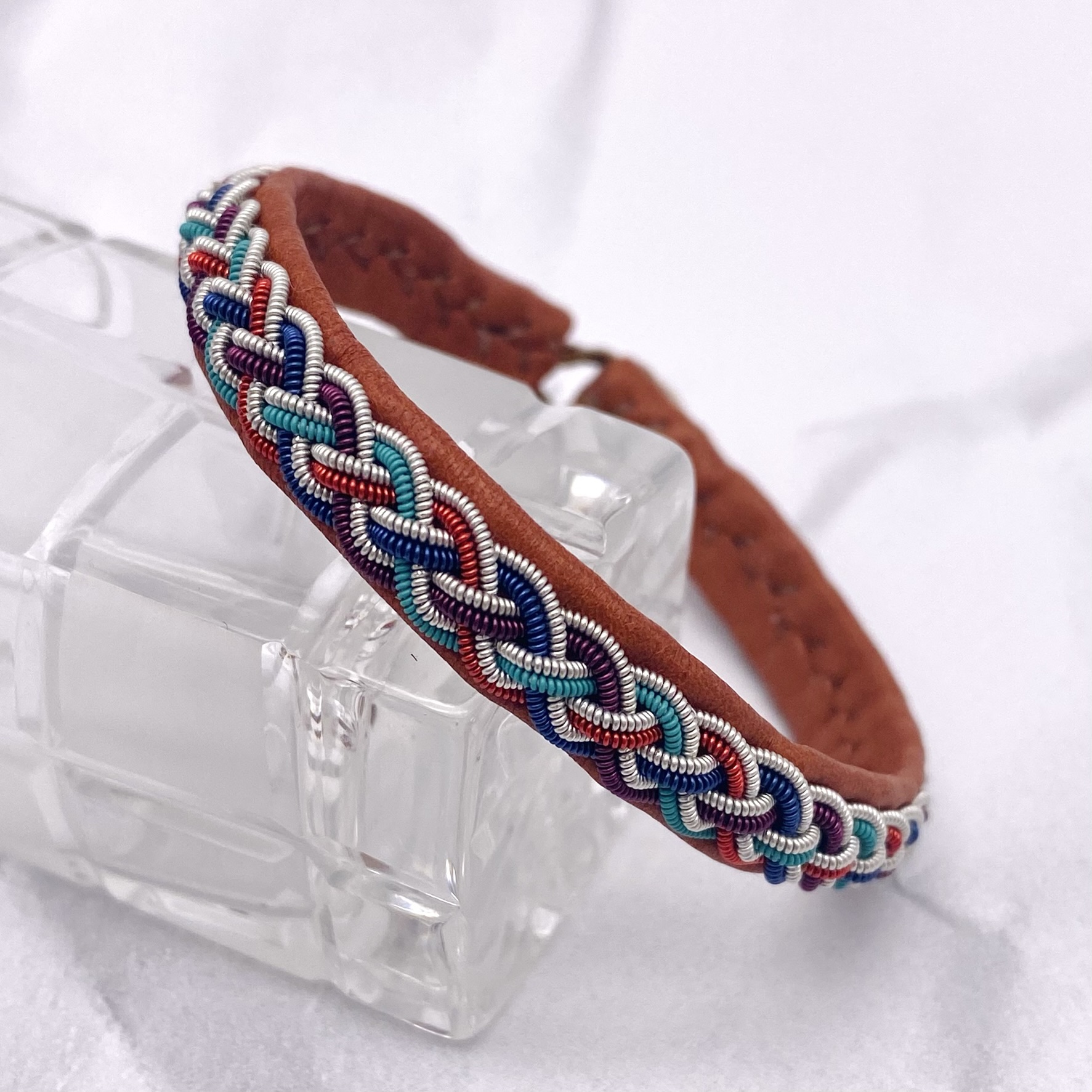 Bright color Sami leather bracelet. Stylish scandinavian sty - Inspire ...