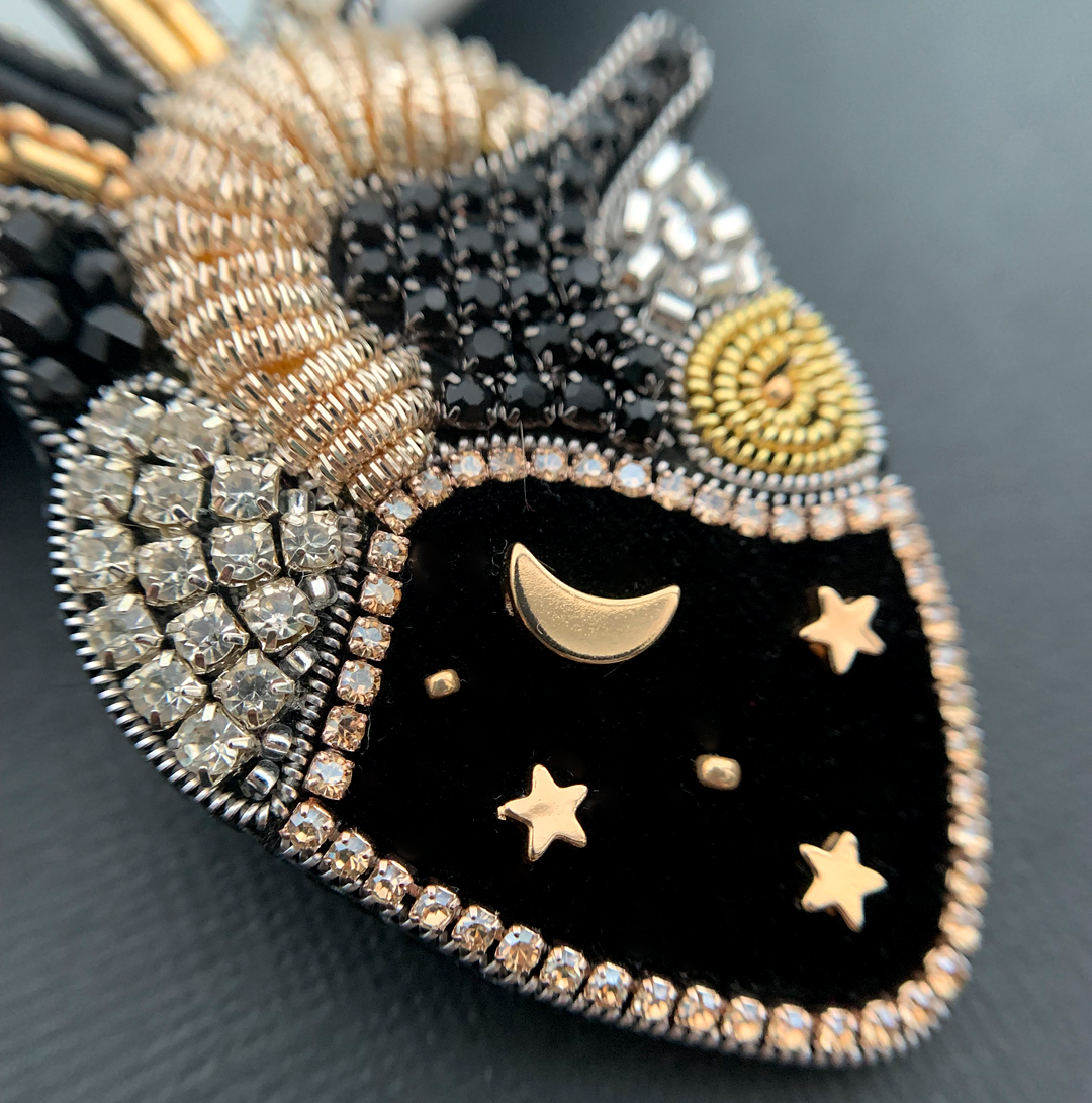 Black Anatomical Heart Brooch Pin, Bead Embroidery Heart Bro - Inspire ...