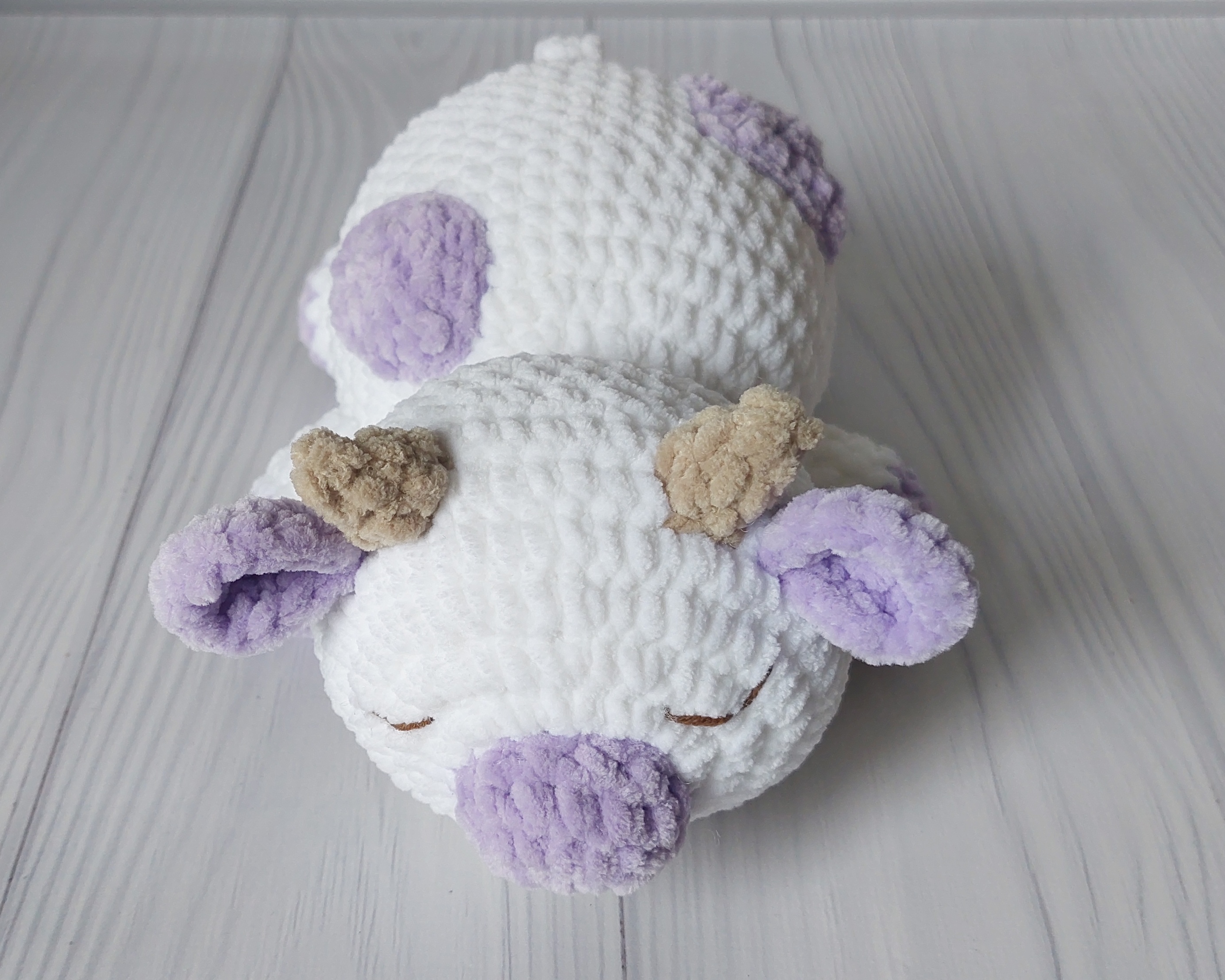 Sleeping cow moo. Plushie cow sleep - Inspire Uplift