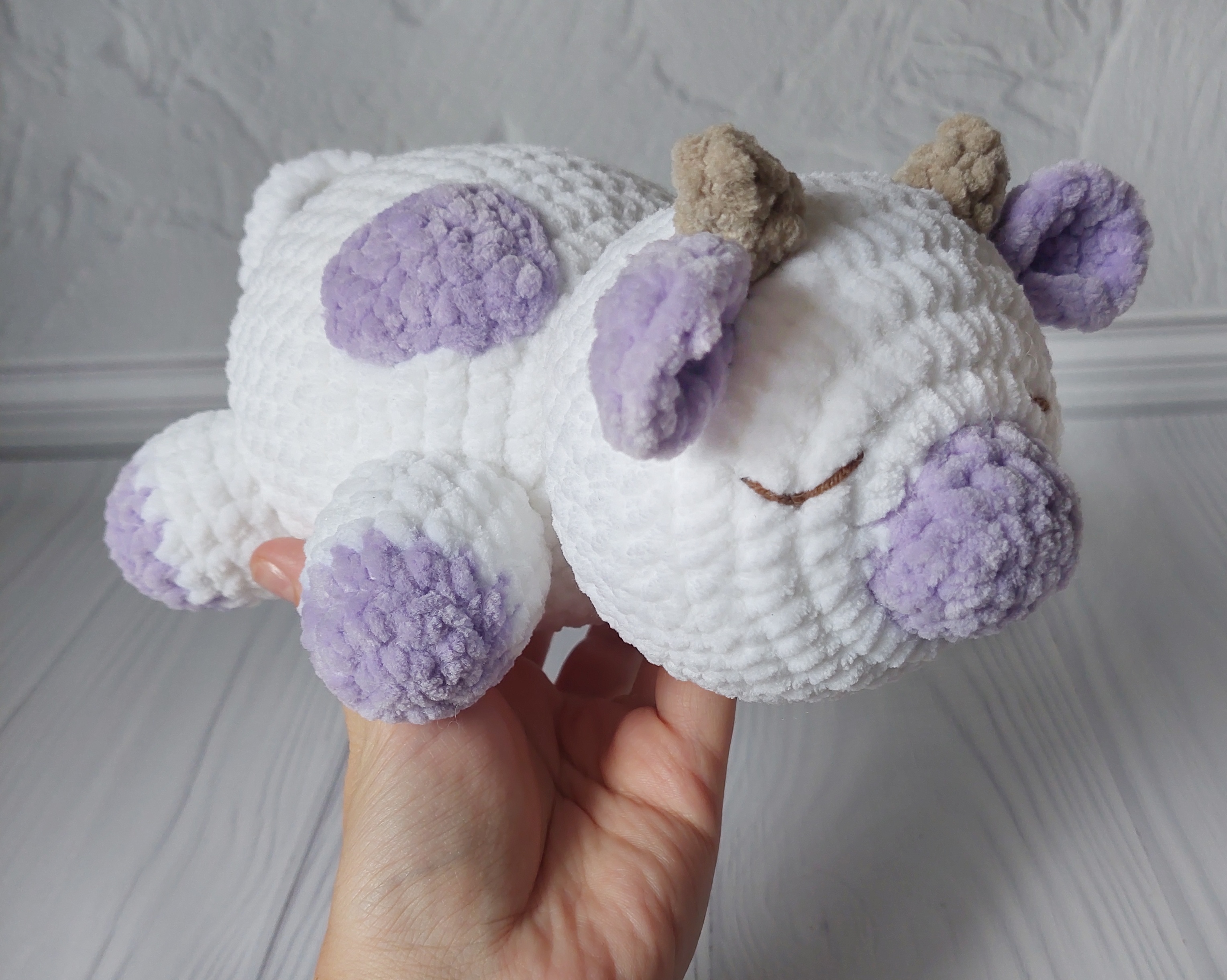 Sleeping cow moo. Plushie cow sleep - Inspire Uplift