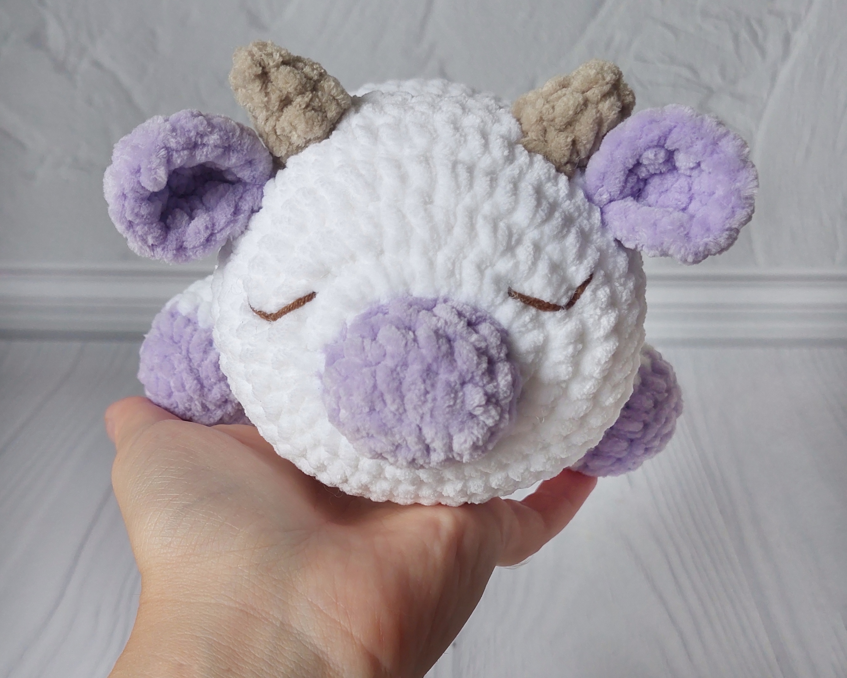 Sleeping cow moo. Plushie cow sleep - Inspire Uplift