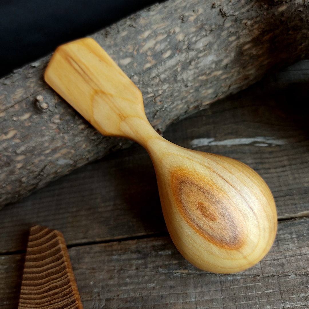 Handmade wooden scoop in willow wood with decorated handle - Inspire Uplift