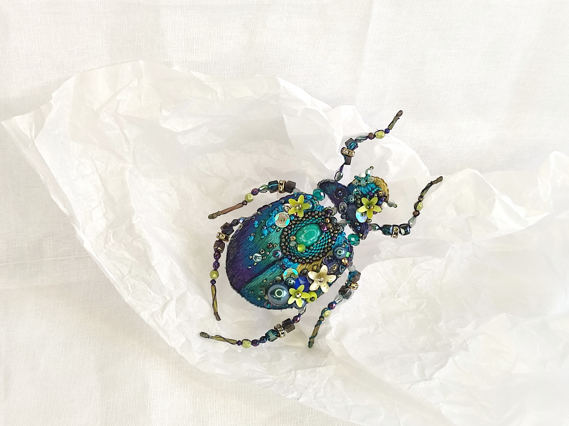 Blue embroidered beetle with pearls, the head is embroidered - Inspire ...