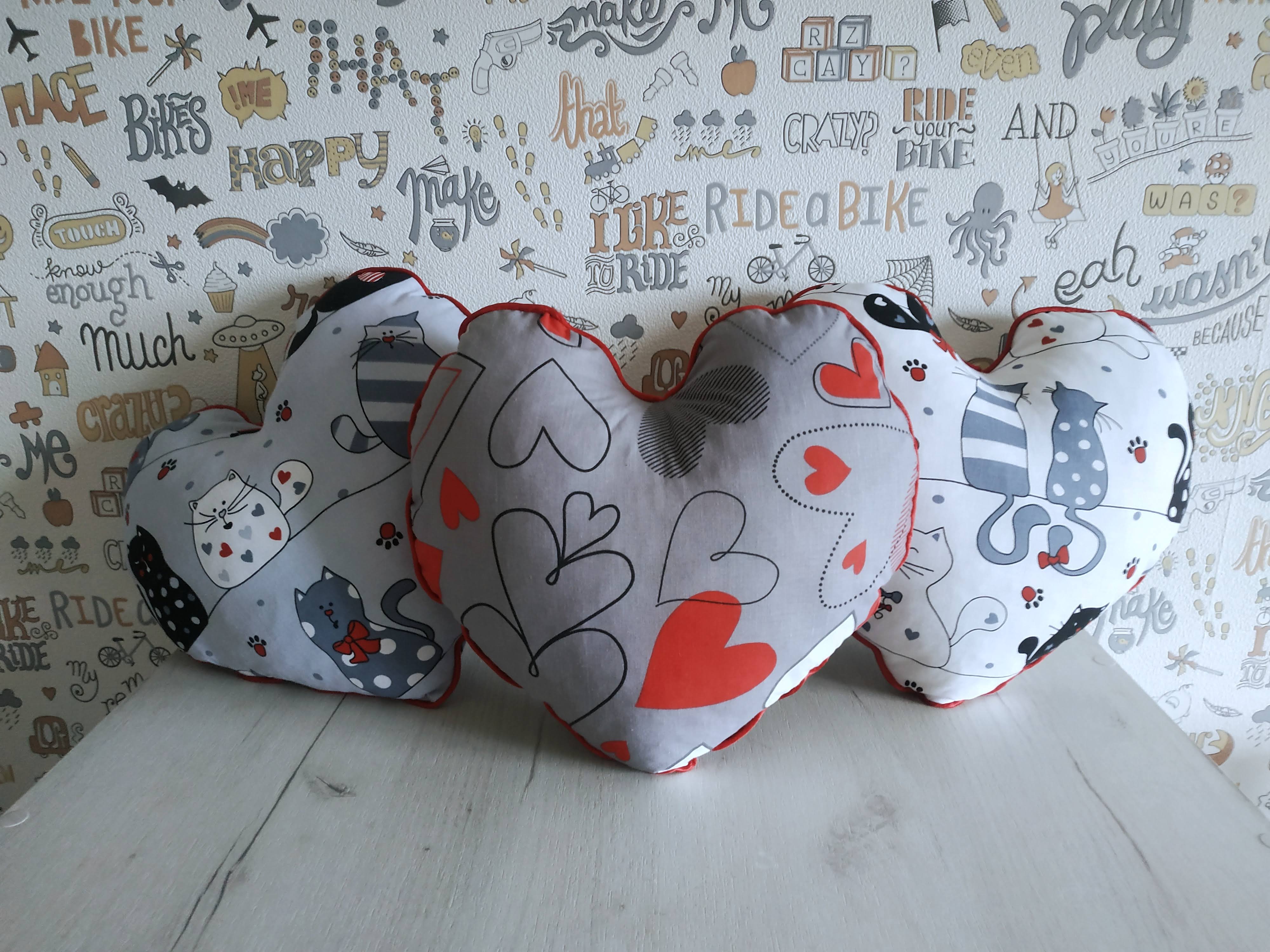Super easy sewing pattern, Fabric heart pillow sewing patter - Inspire ...