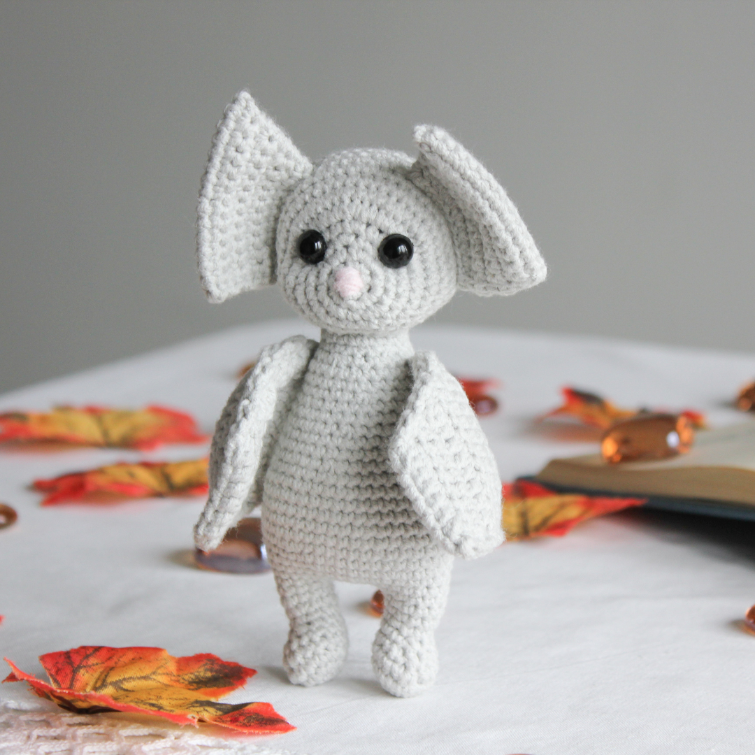 Crochet bat plush amigurumi pattern, Halloween doll decorati - Inspire ...
