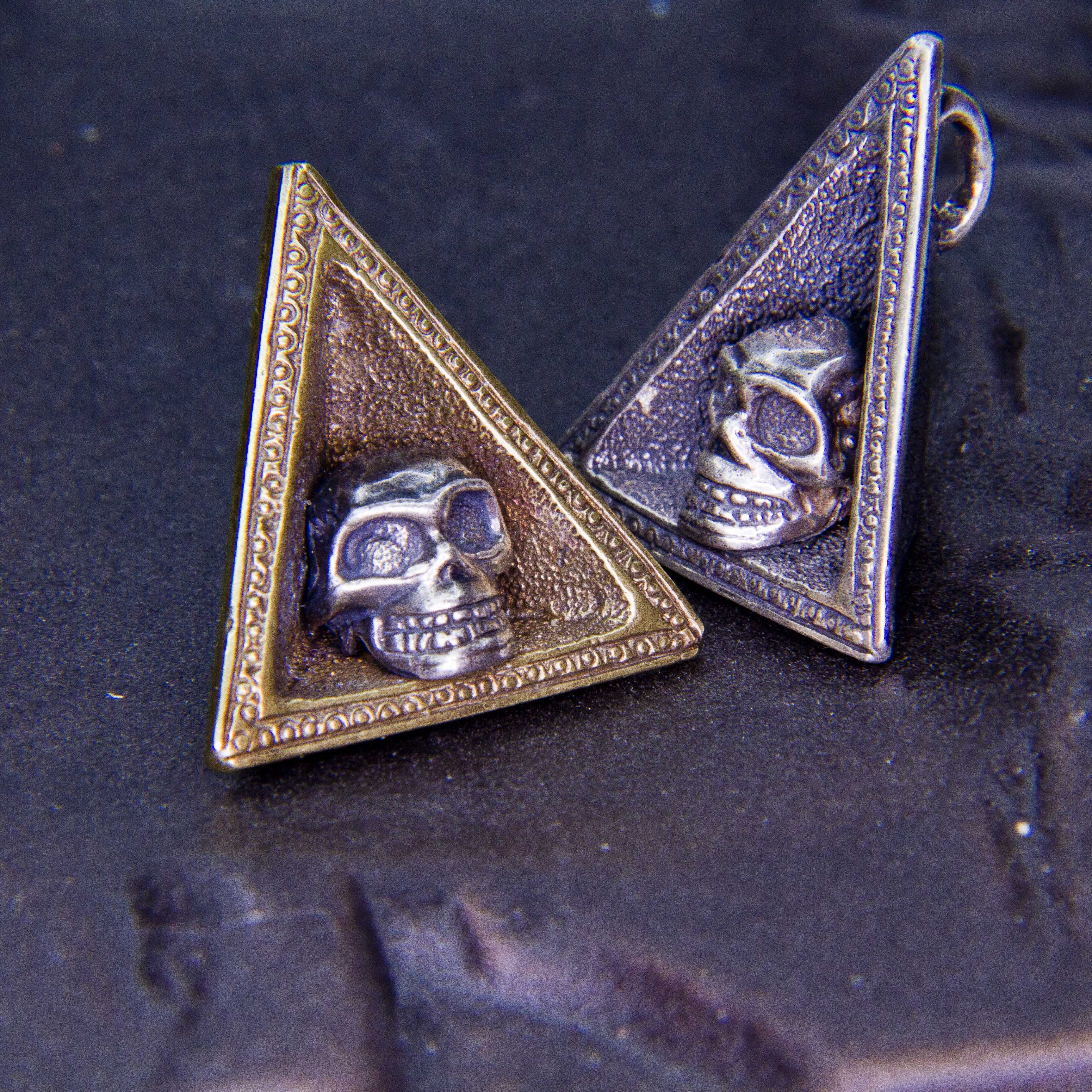 Unholy symbol of Myrkul pendant / Lord of Bones / The Lord o - Inspire ...