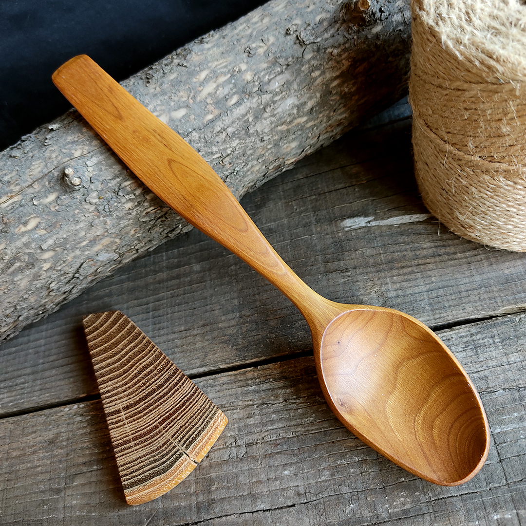 Handmade wooden eating spoon in aspen wood, wooden gift - Inspire Uplift