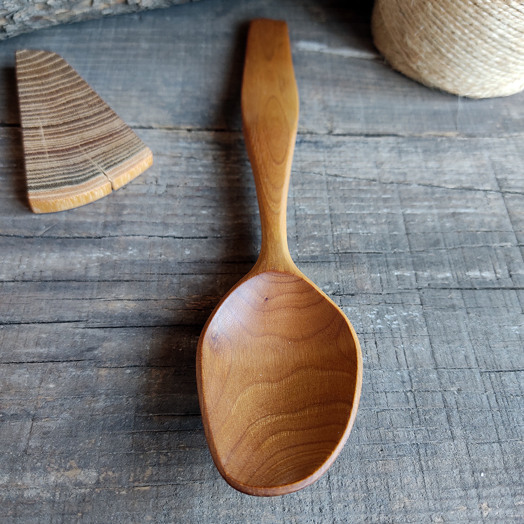 Handmade wooden eating spoon in aspen wood, wooden gift - Inspire Uplift