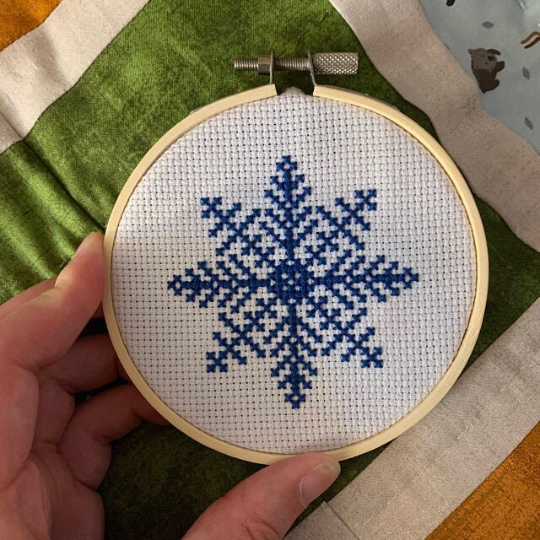 SET 5 Snowflakes cross stitch patterns, Christmas cross stit | Inspire ...