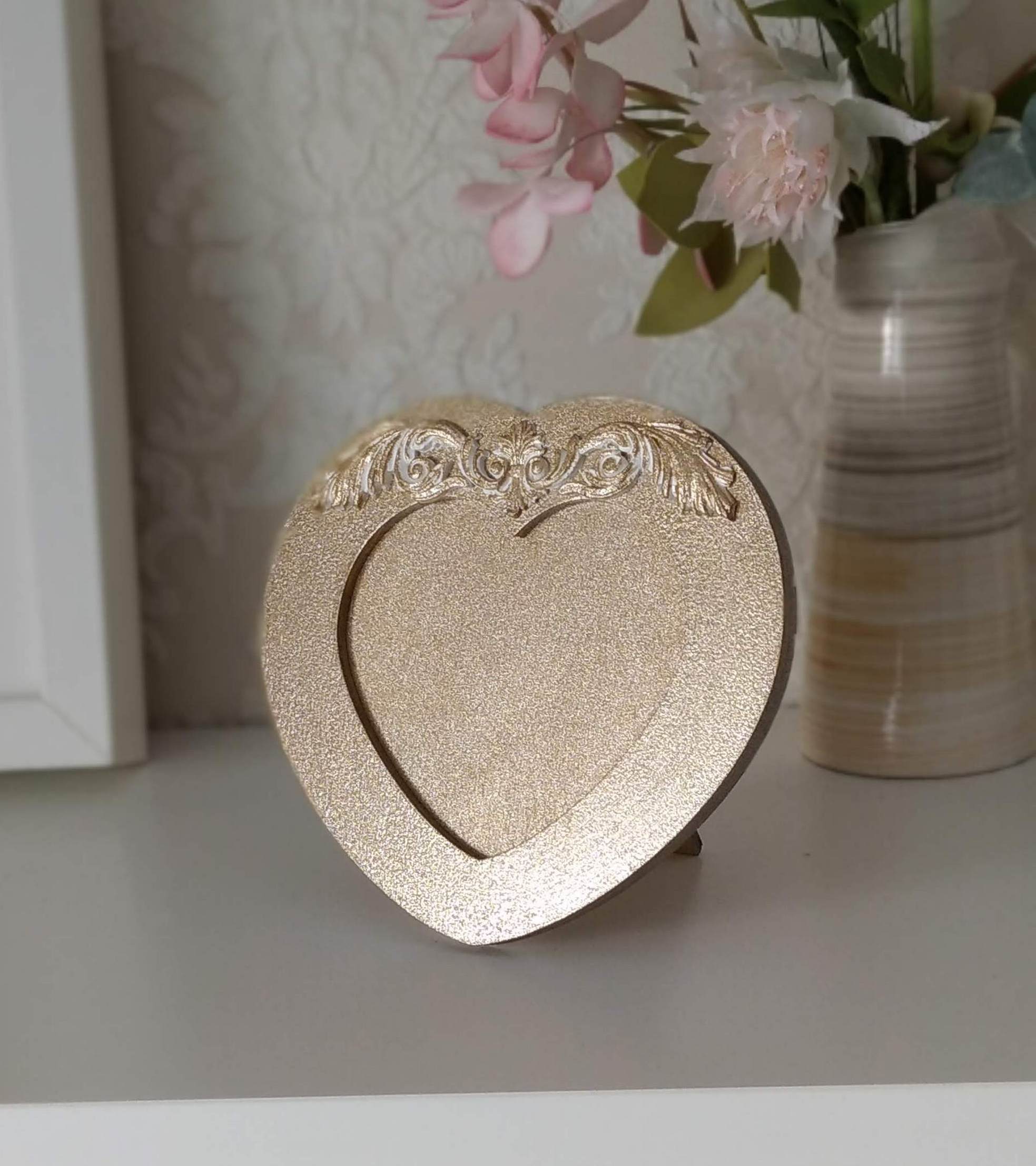 Heart-shaped photo frame Shabby chic Mini picture frame Love - Inspire ...