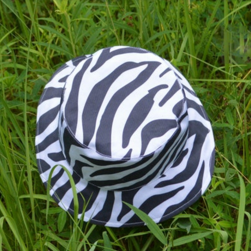 Cotton bucket hat with zebra print. A fashionable, stylish d - Inspire ...