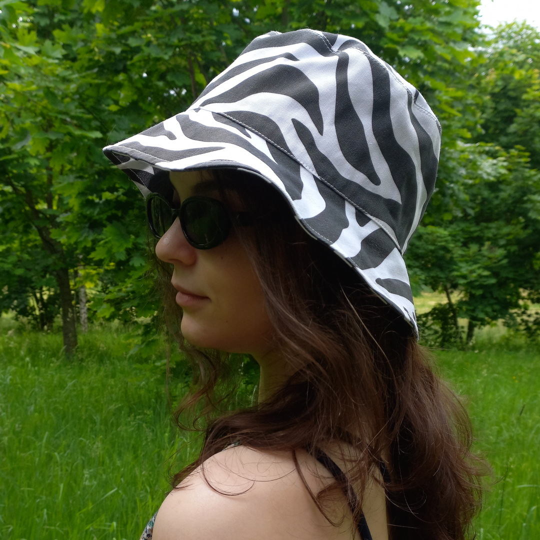 Cotton bucket hat with zebra print. A fashionable, stylish d - Inspire ...