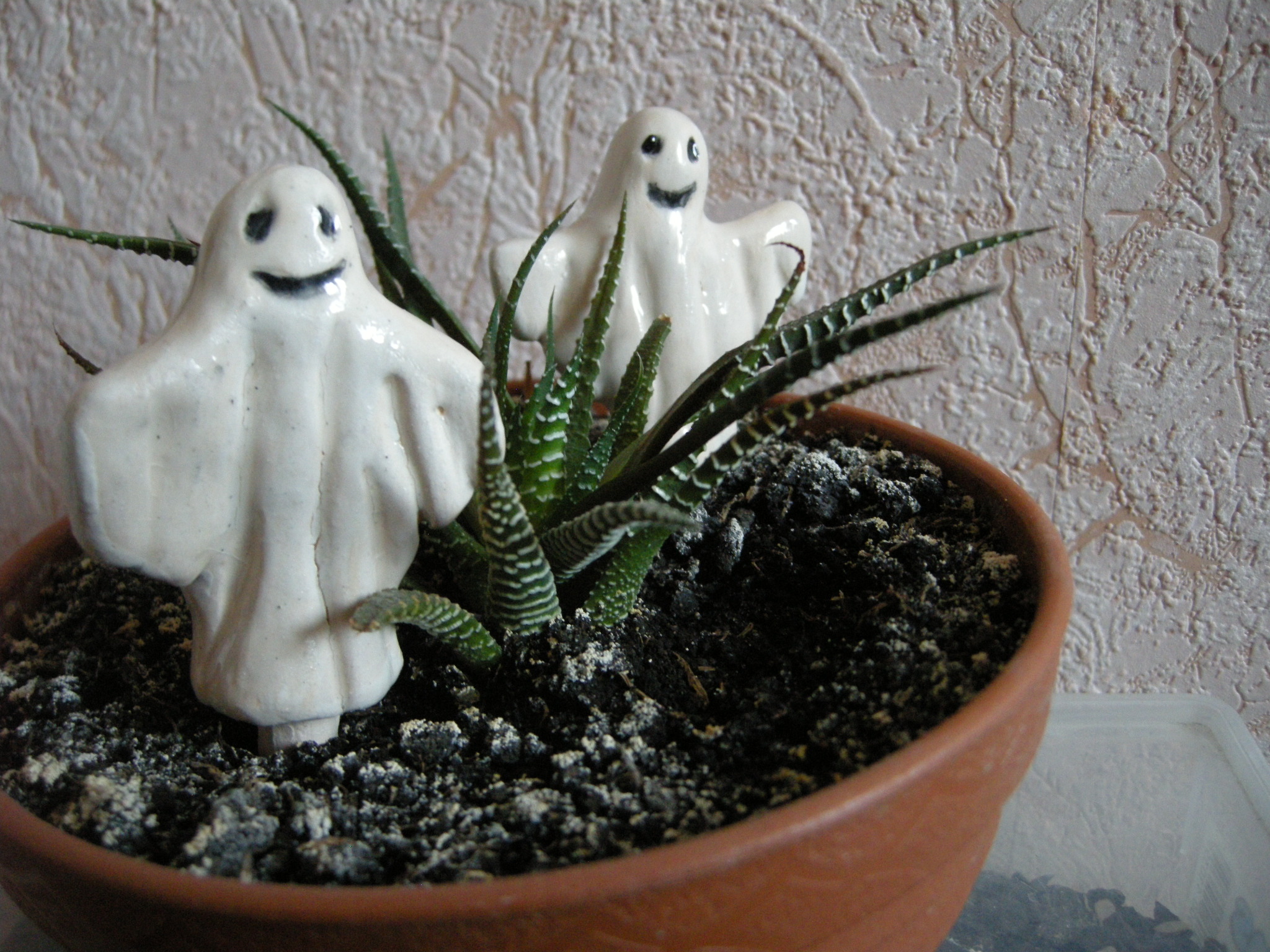 Ceramic ghost. Planted decorations. Handmade | Inspire Uplift