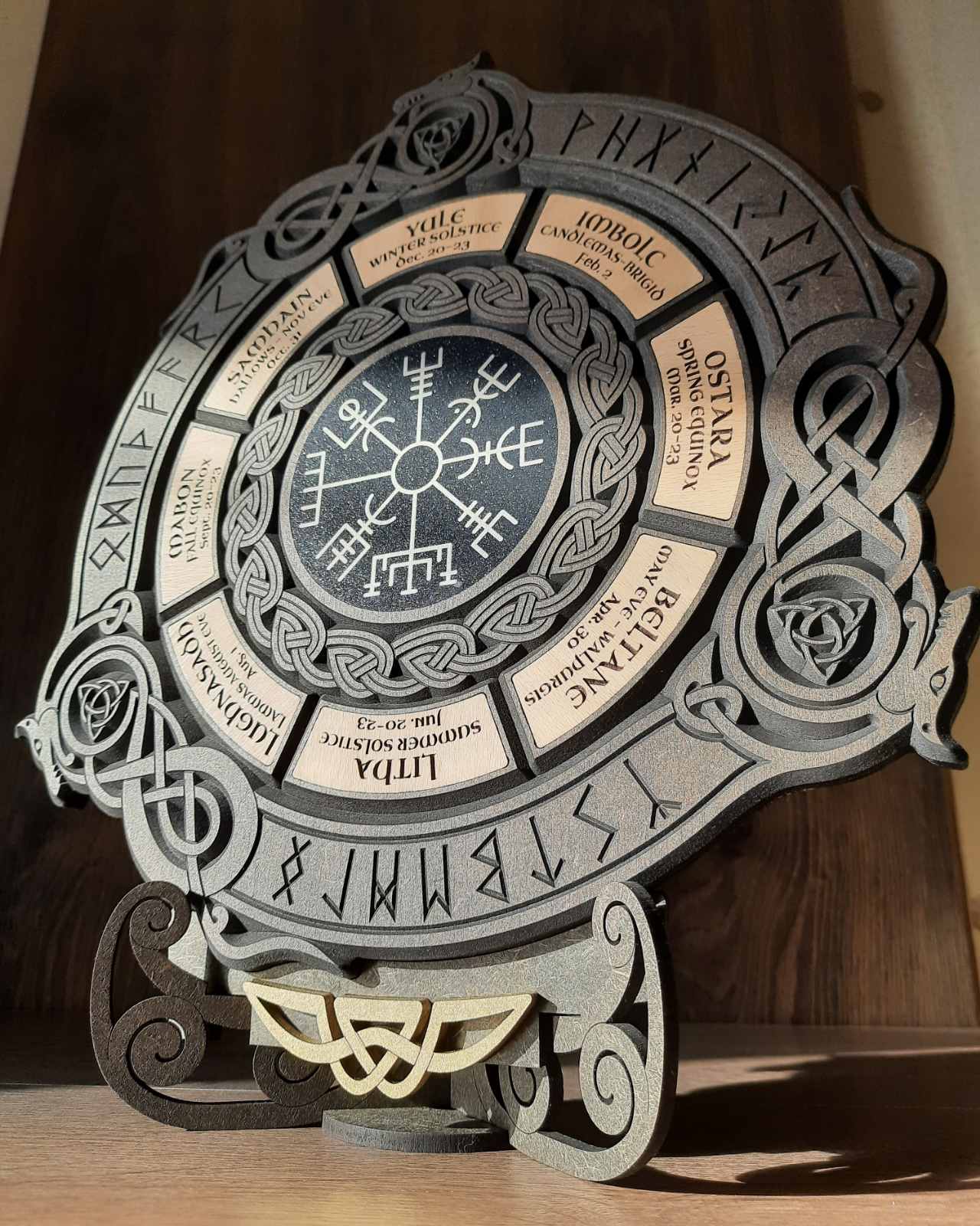 Wheel of the Year // Norse runes // Triskelion // Wiccan alt - Inspire ...