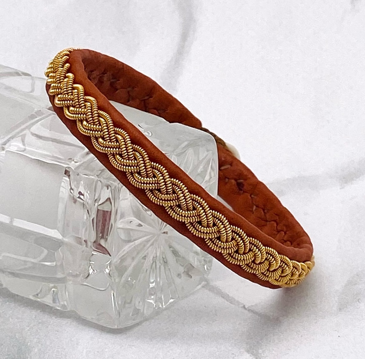 Sami leather bracelet with gold weave. A narrow Scandinavian - Inspire ...