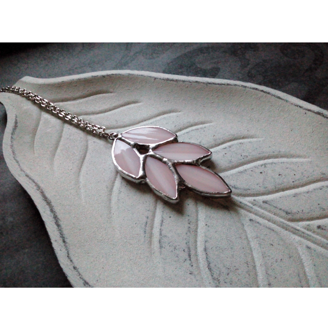 Glass spike necklace. Stained glass necklace. Leaves, leaf, - Inspire ...