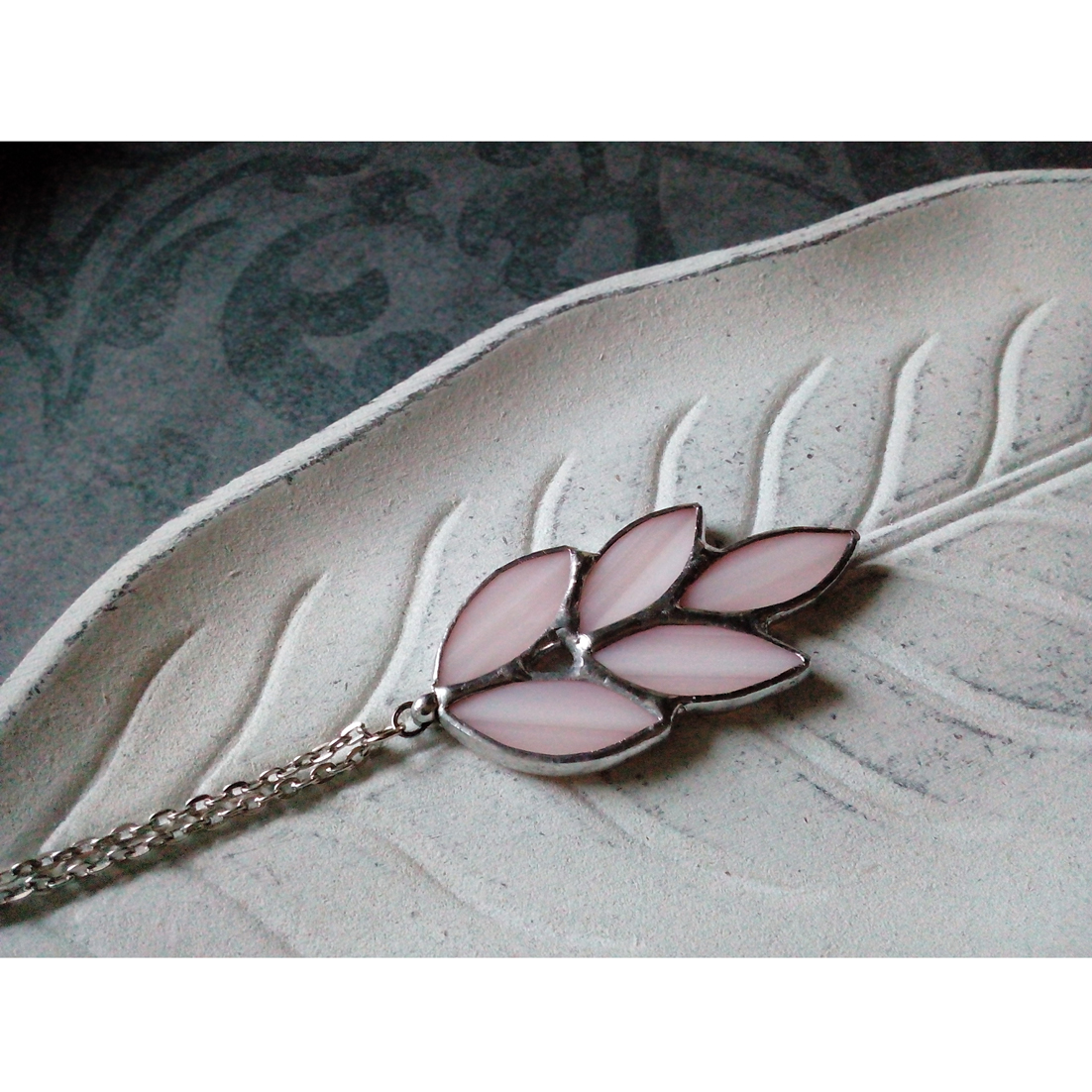 Glass spike necklace, Stained glass necklace, Leaves, leaf | Inspire Uplift