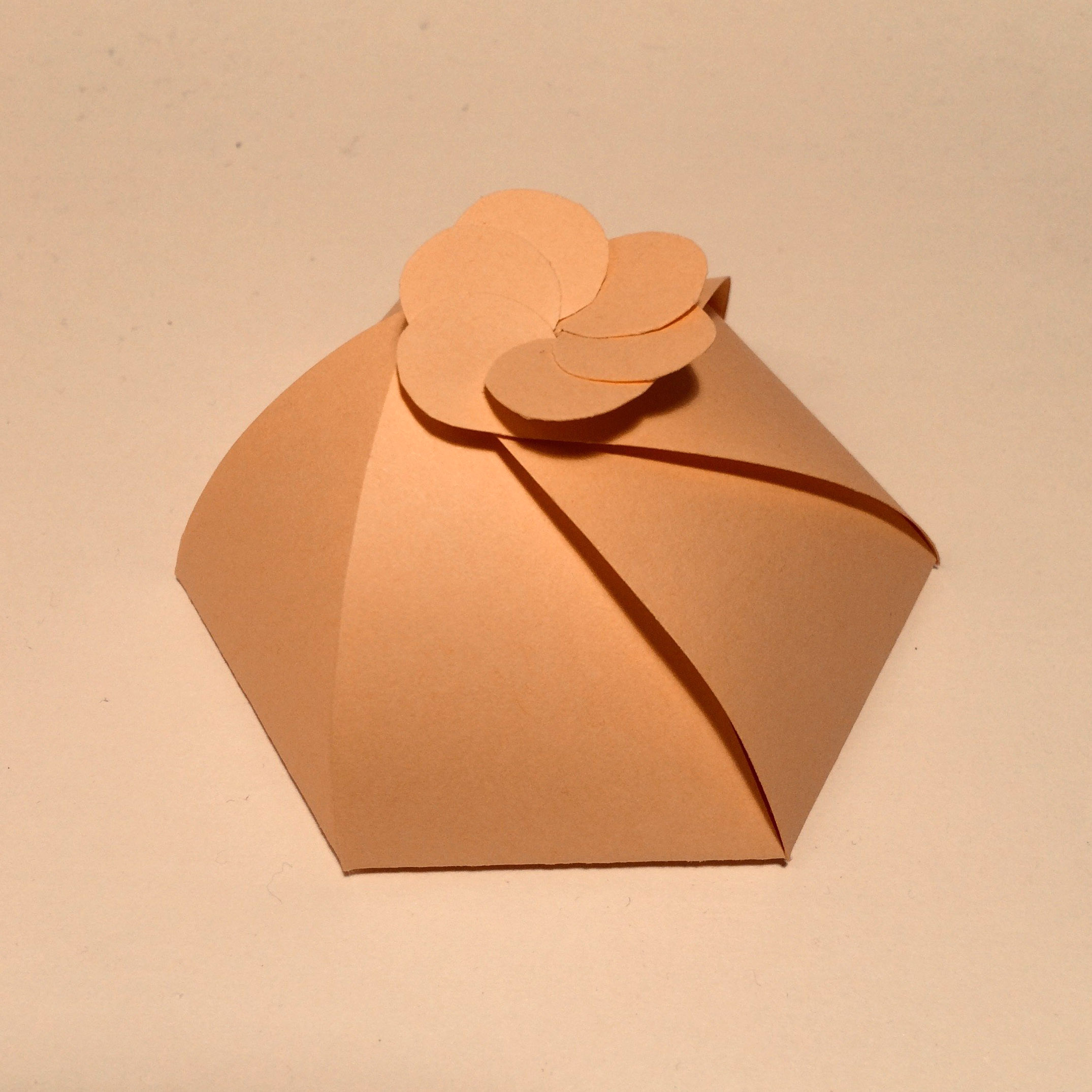 Swirl box template, swirl gift box, cookie box, cake box, cu - Inspire ...