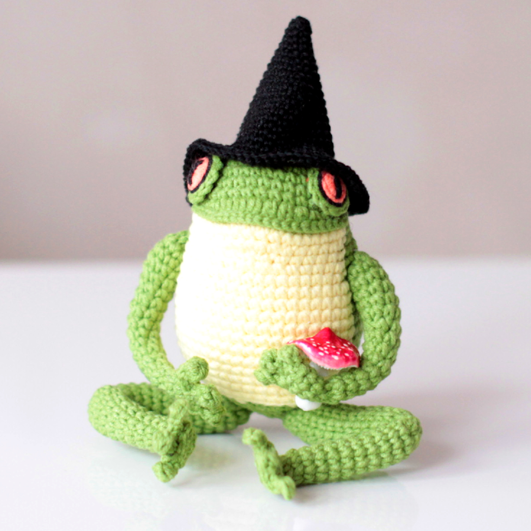 Cute crochet witchy frog, amigurumi stuffed animal, frog gif - Inspire ...