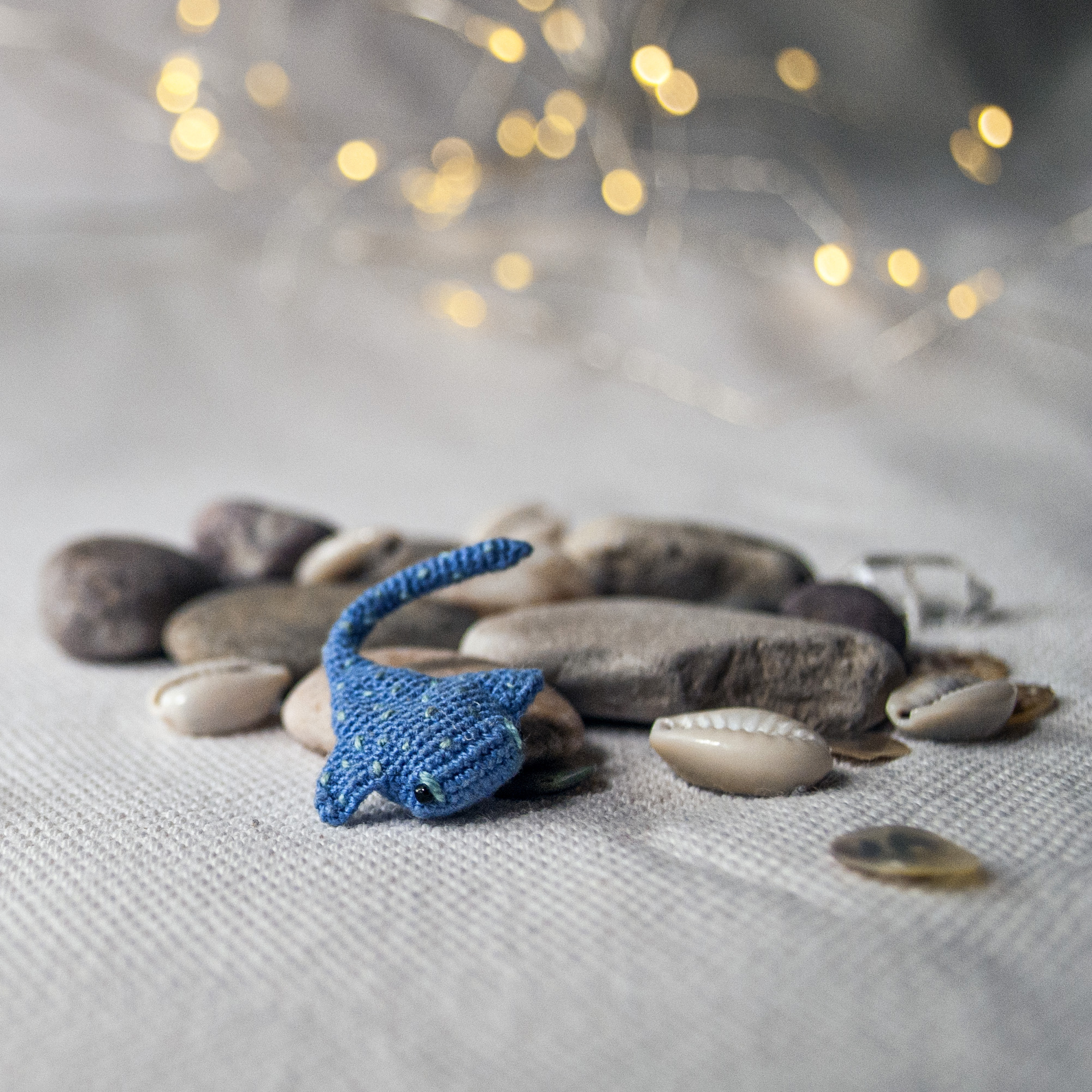 Tiny blue STINGRAY, Micro miniature sea animal stingray, Na - Inspire ...