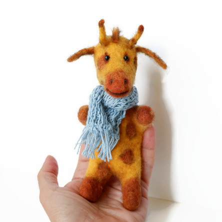 Giraffe toy finger puppet made of natural wool. I'll mak - Inspire Uplift