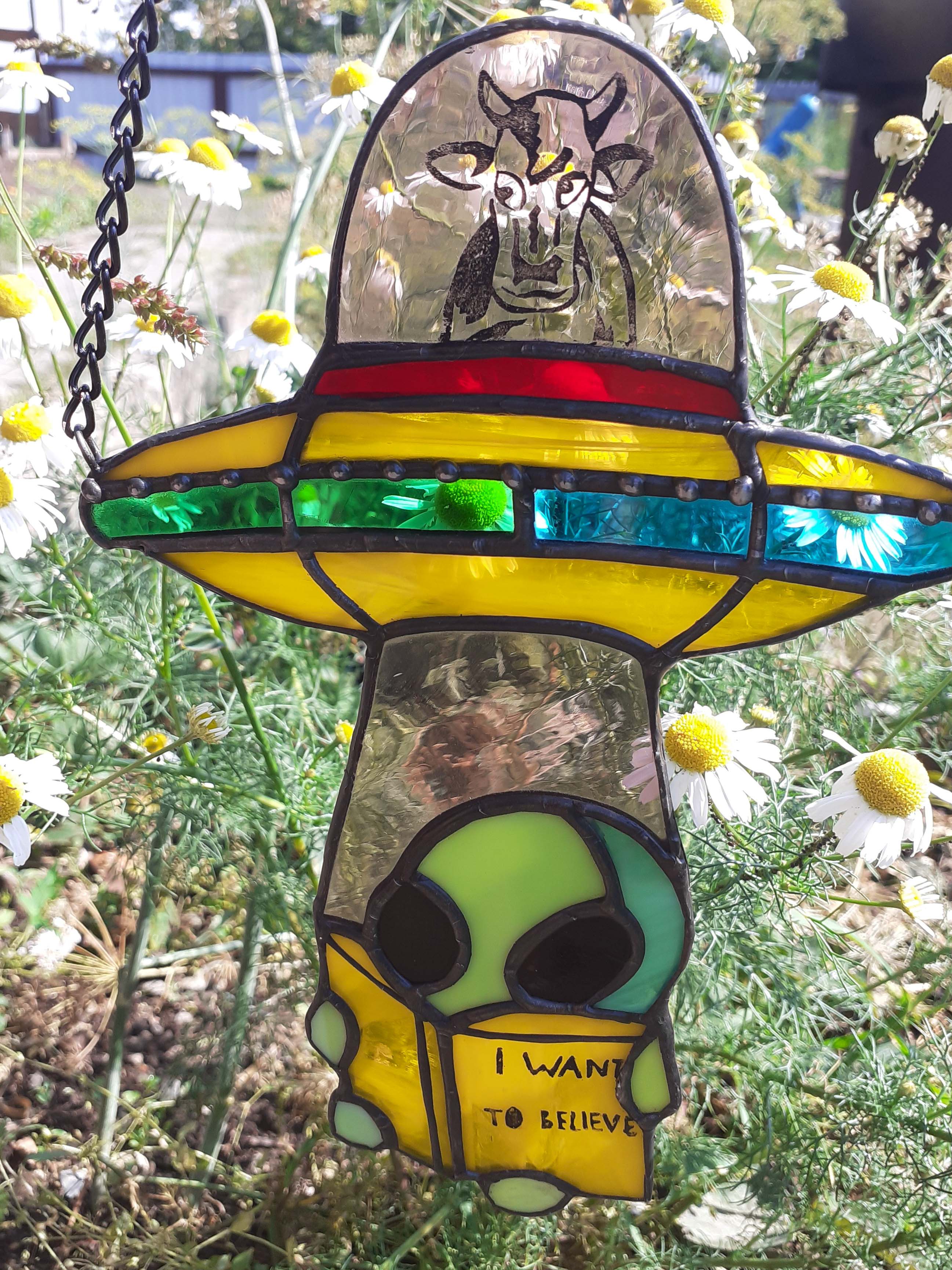 UFO Stained Glass, Stained Glass Window Hangings, Ufo Suncat - Inspire ...