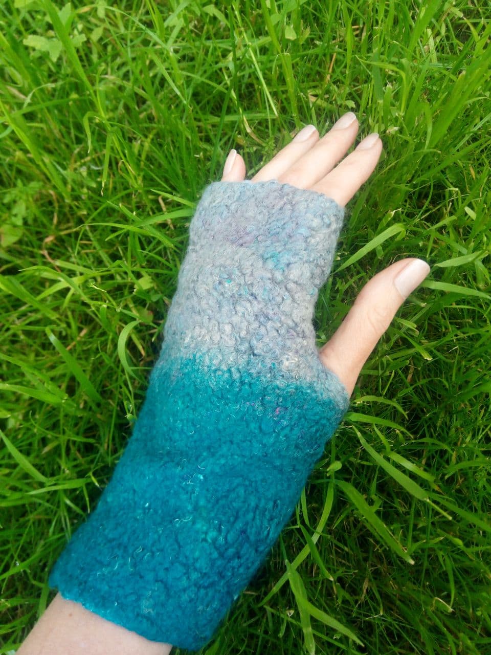 Handmade wool mittens Brooklet | Inspire Uplift