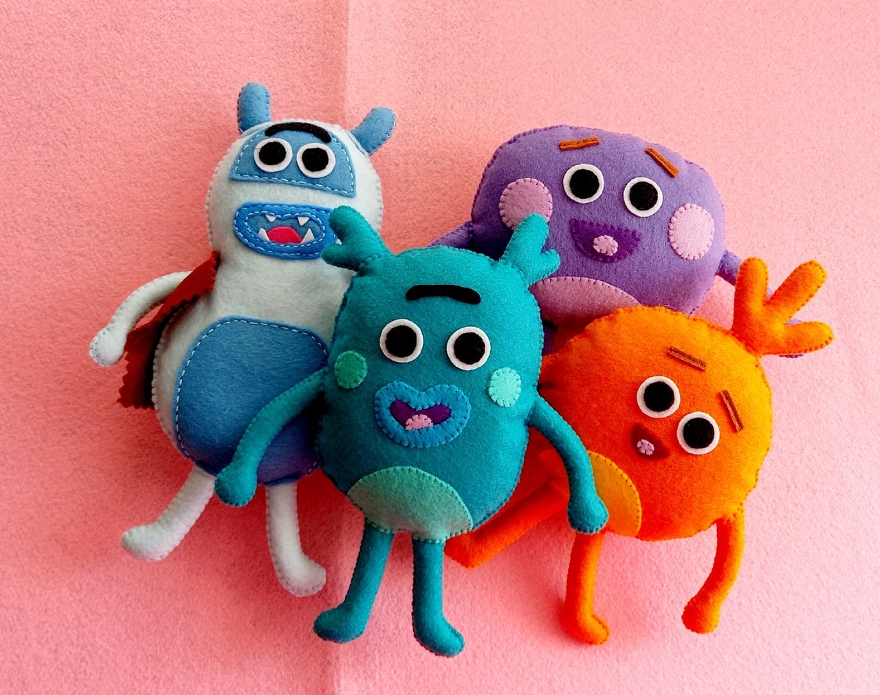 Super Simple Bumble Nums toy felt - Inspire Uplift