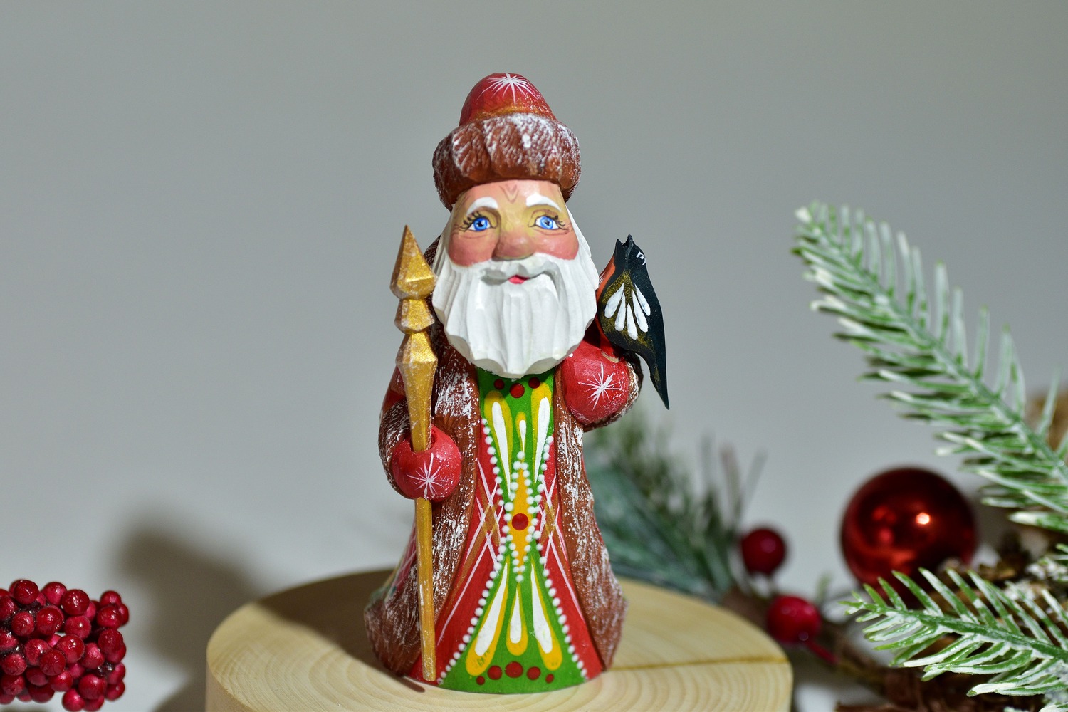 Little carved painted Santa figure, Carved Santa 4.3 inch 11 - Inspire ...
