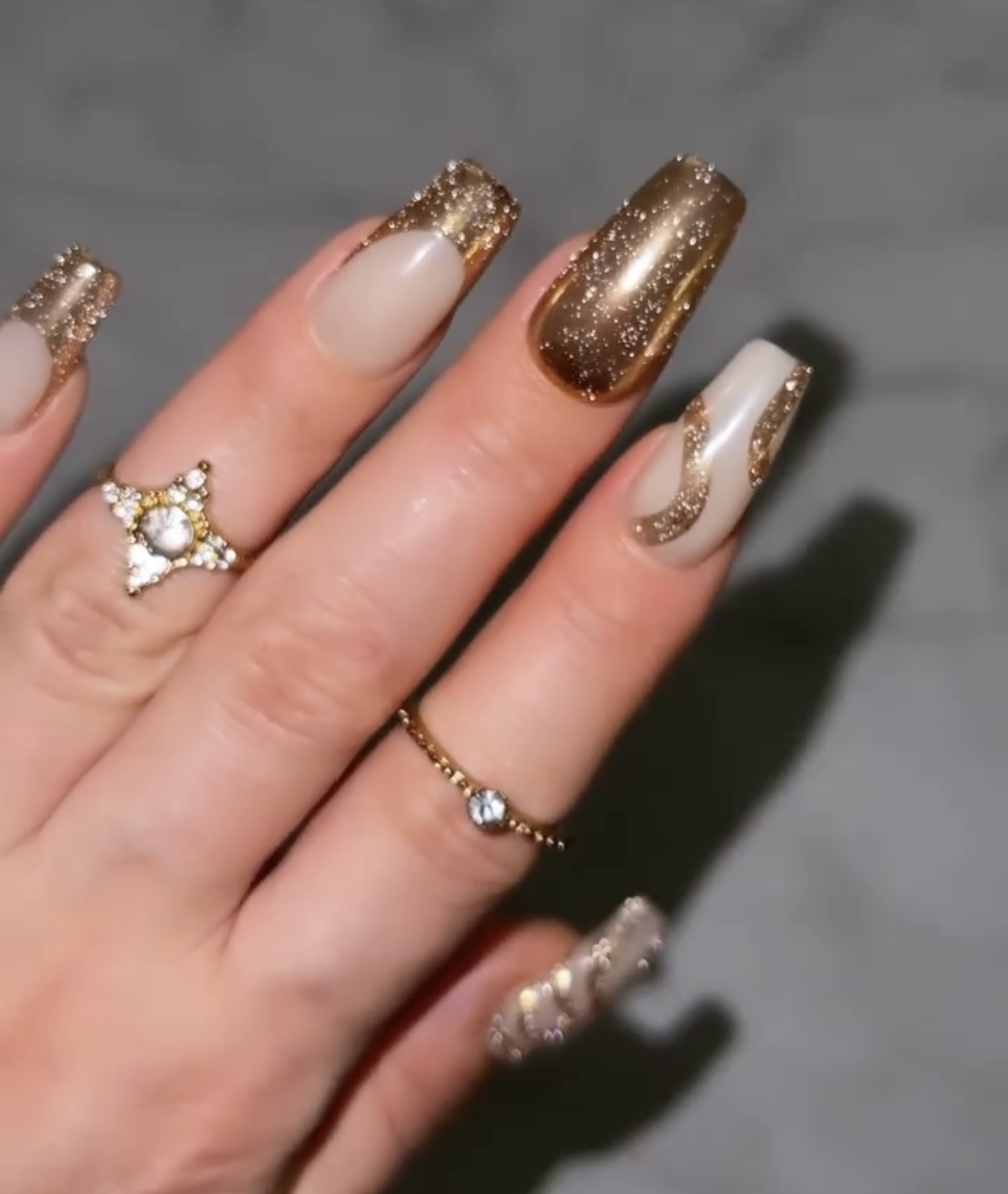 Fake nails Shine Gold sets by Kira B | Custom nails | Press - Inspire ...