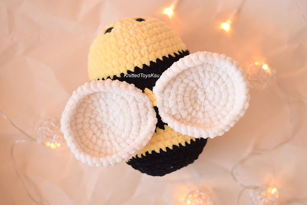 bee plush pattern, bee keeper gift DIY, crochet amigurumi wa - Inspire ...