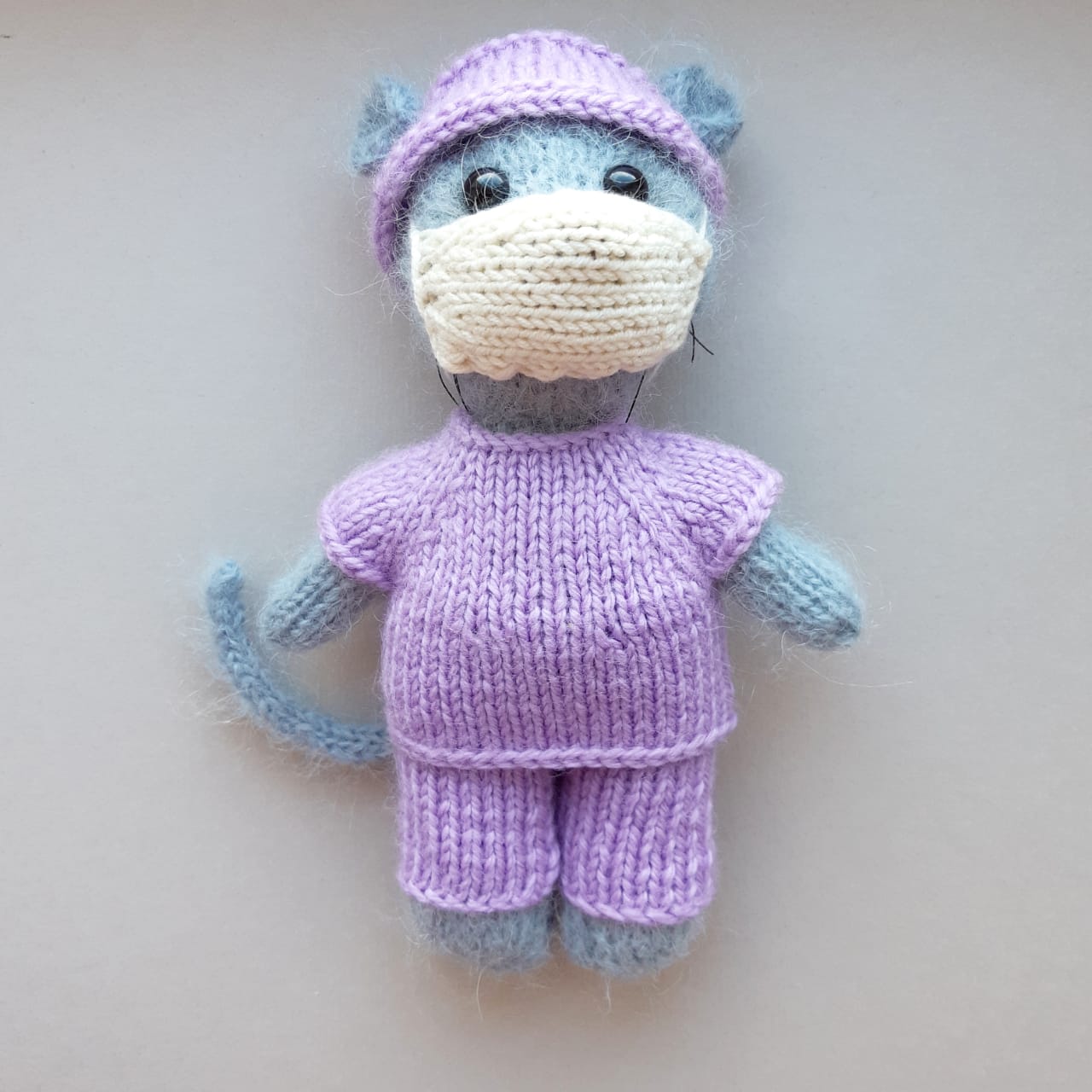 Doctor mouse knitting pattern. Amigurumi toy tutorial. | Inspire Uplift