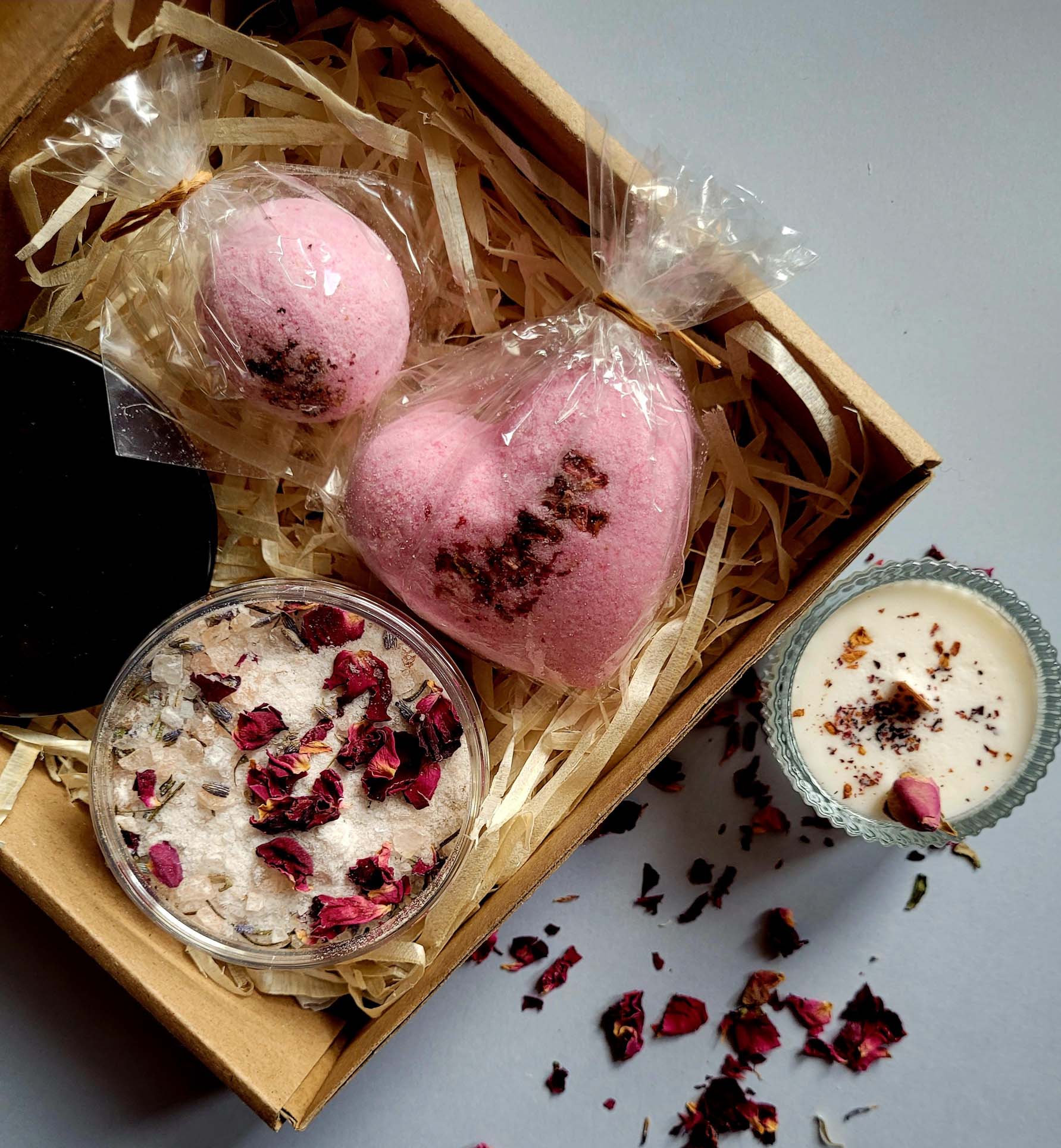 Gift box, bath set, Christmas gift, bath bombs, bath salt | Inspire Uplift