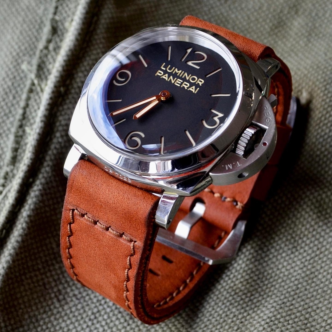 Rufous nubuck vintage strap - Inspire Uplift