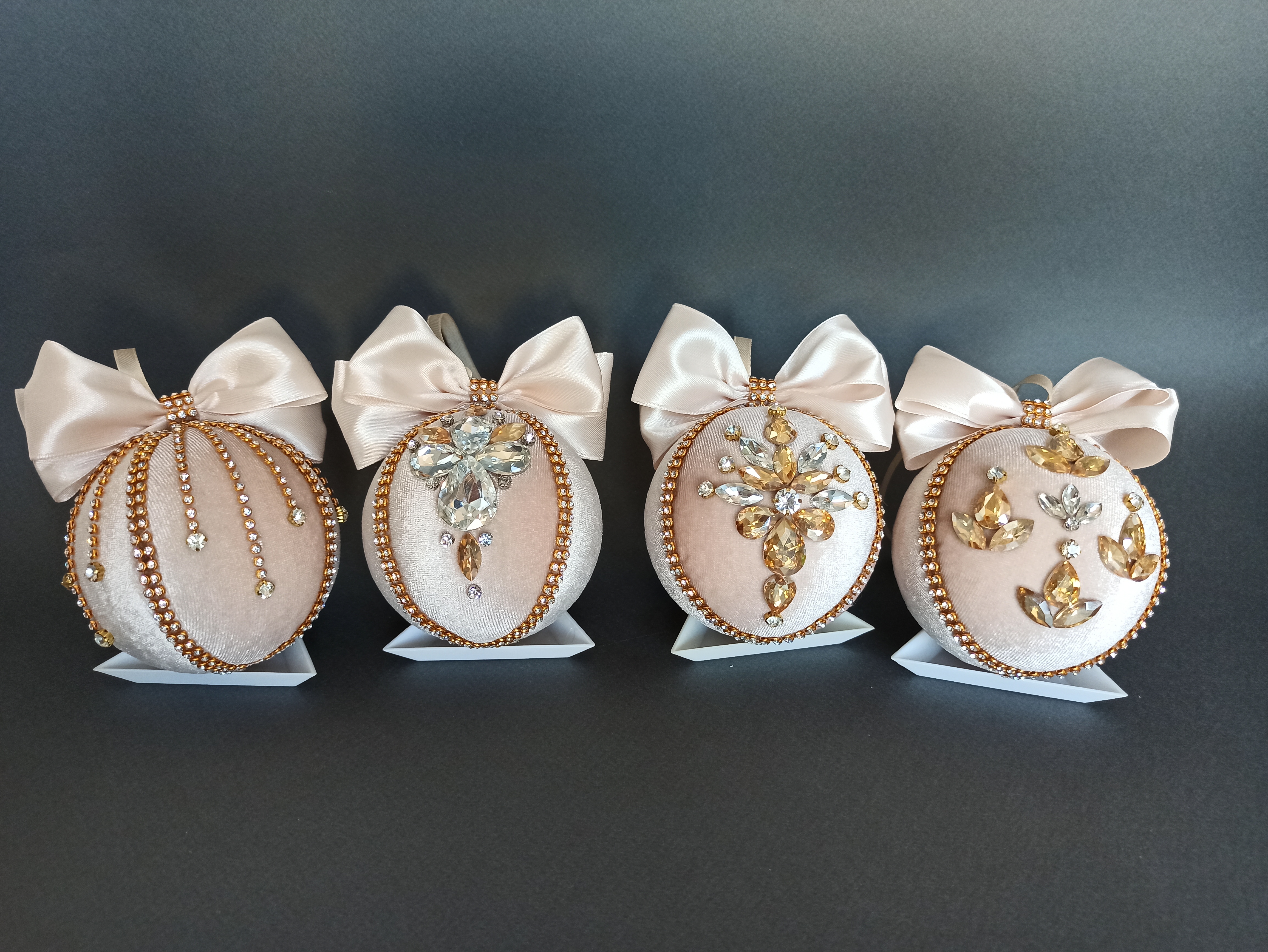 Christmas rhinestones beige ornaments, handmade balls in gif - Inspire ...